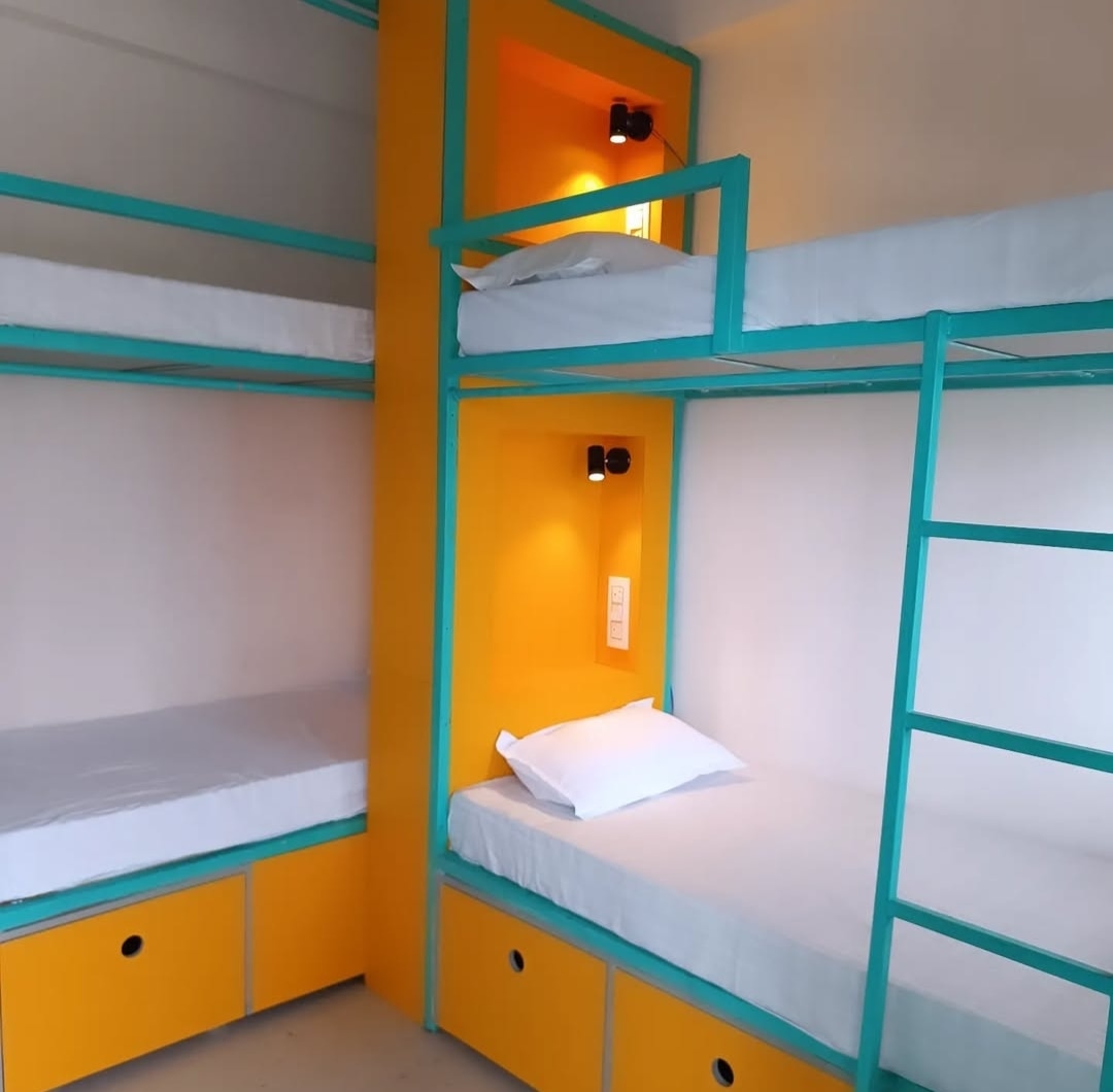 Bunks And Bed 𝗕𝗢𝗢𝗞 Rishikesh Hostel