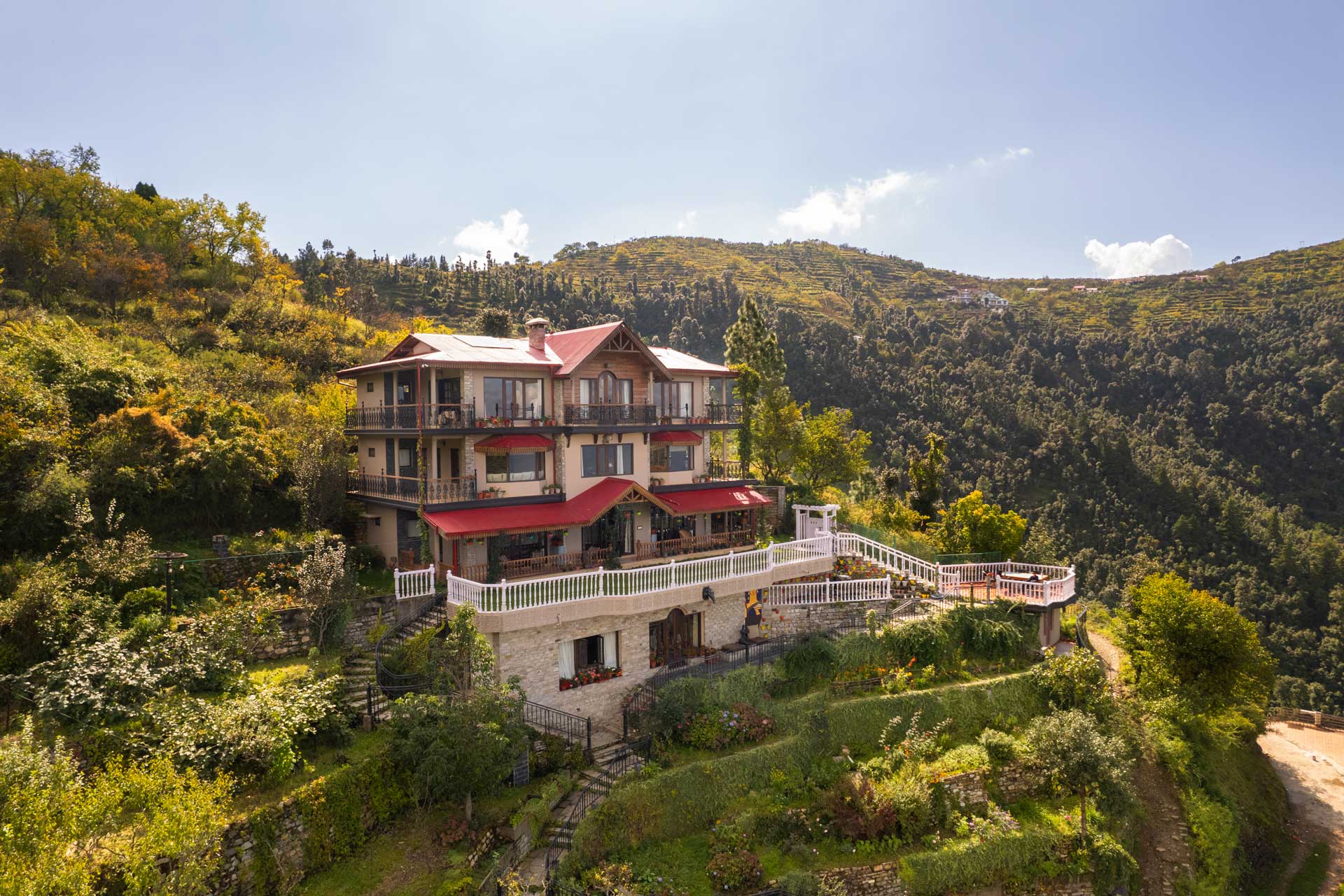 StayVista at Scenic Solitude 𝗕𝗢𝗢𝗞 Bhowali Villa