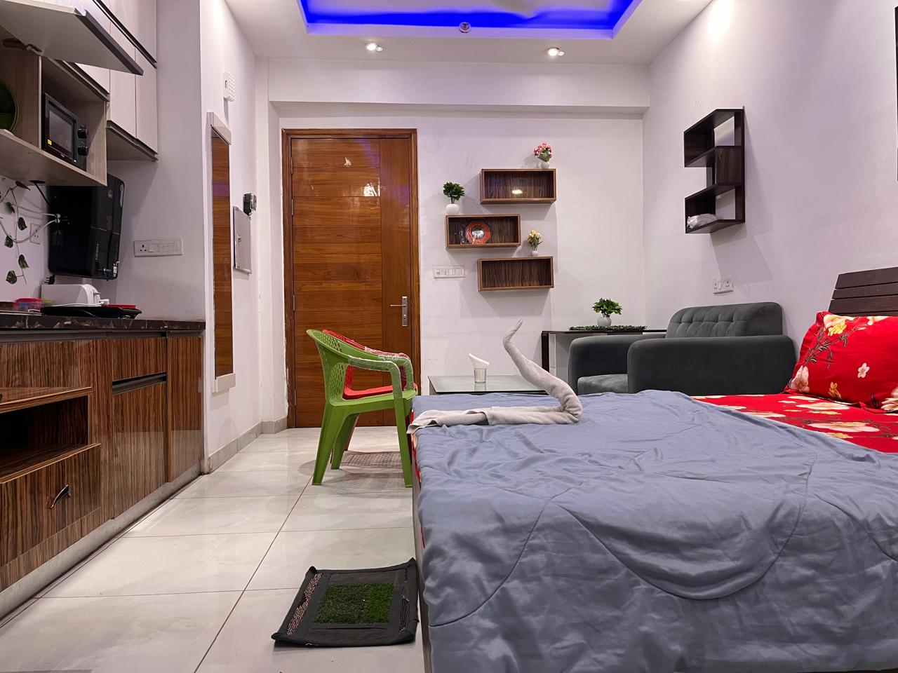 Happy stay Room,s 𝗕𝗢𝗢𝗞 Noida Apartment
