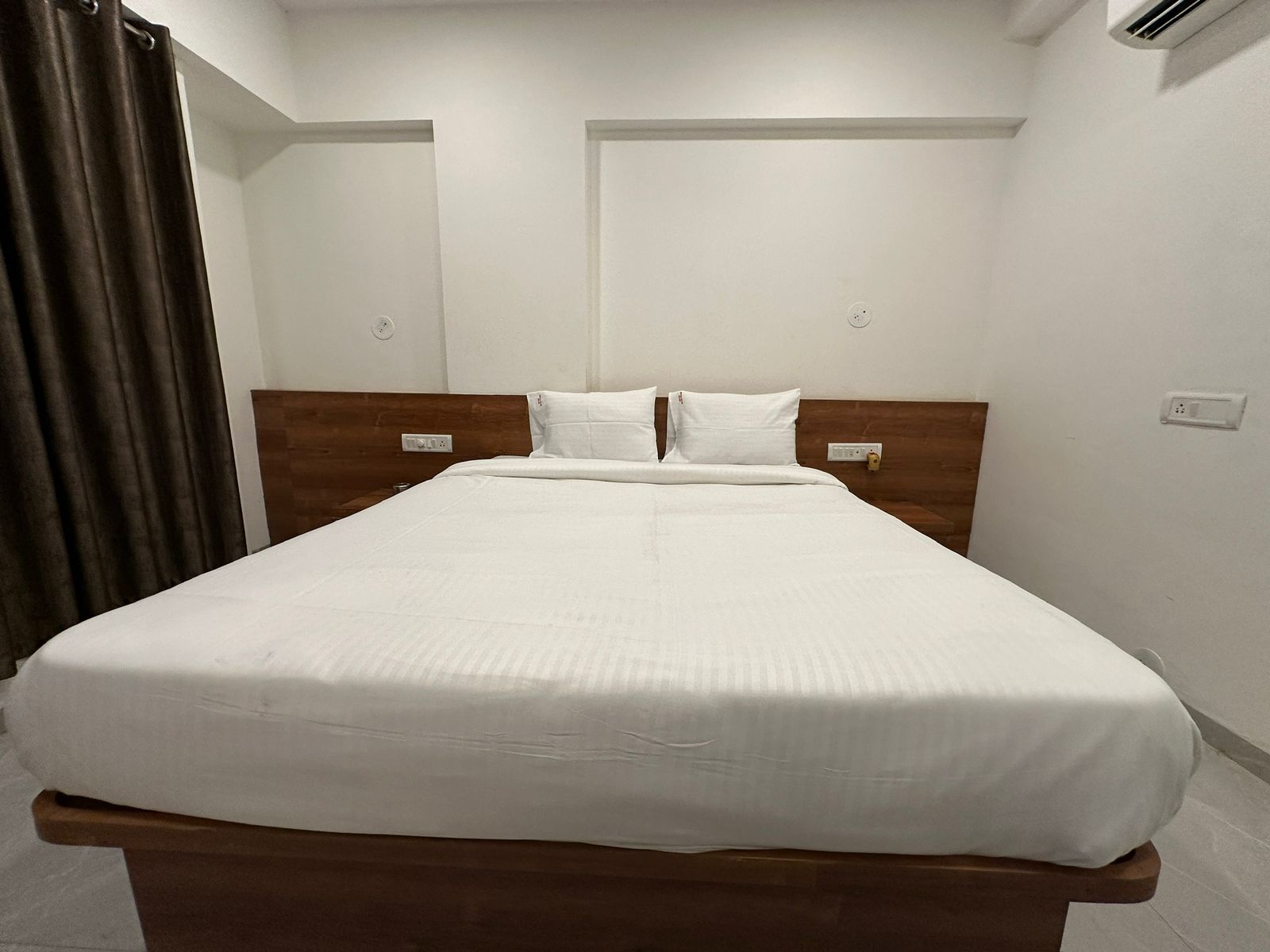 Hotel Royal Palace - Rasta Peth Pune - Reviews, Photos & Offer
