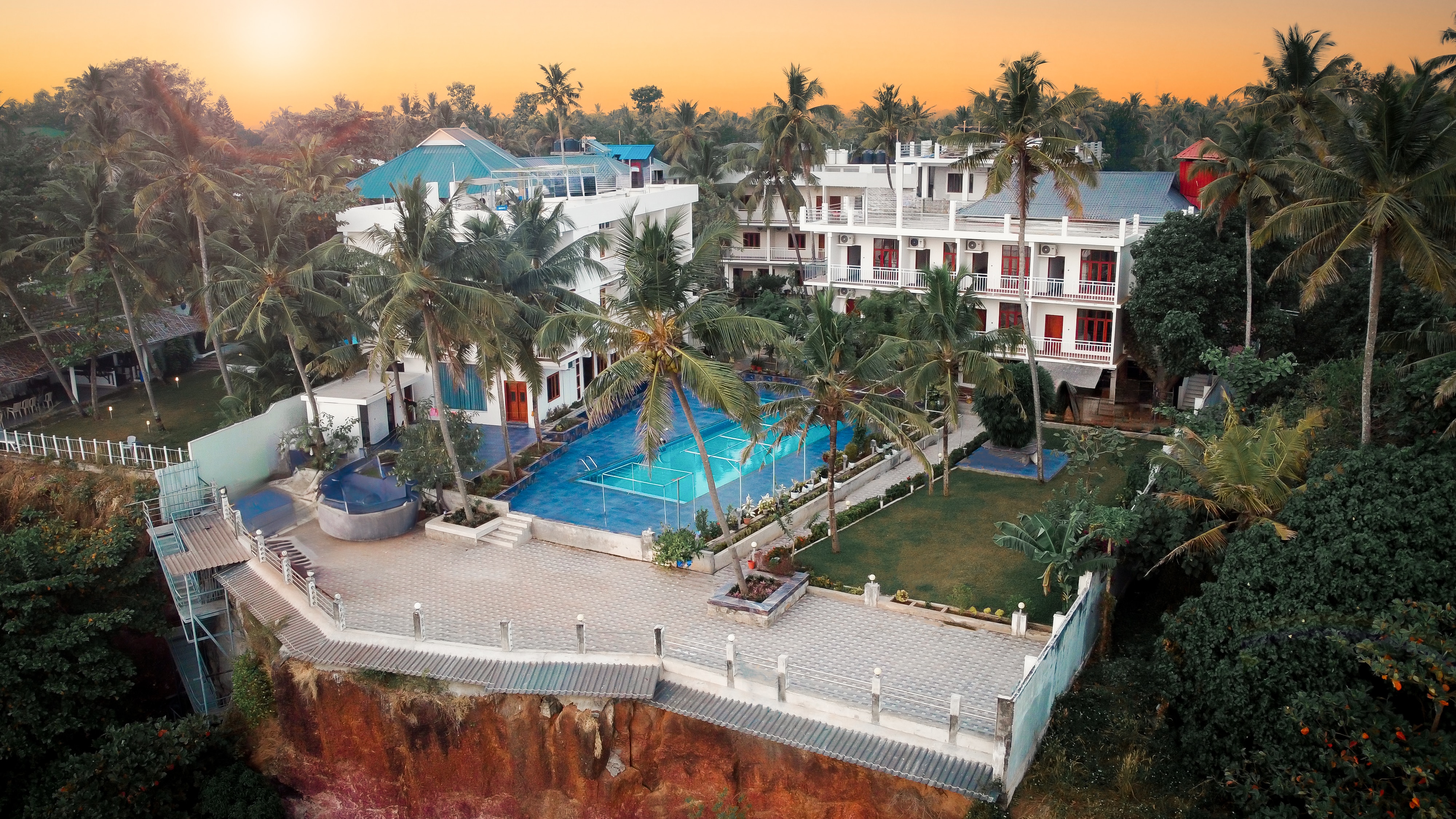 Skylar Seaview Beach Resort & Spa 𝗕𝗢𝗢𝗞 Varkala Hotel