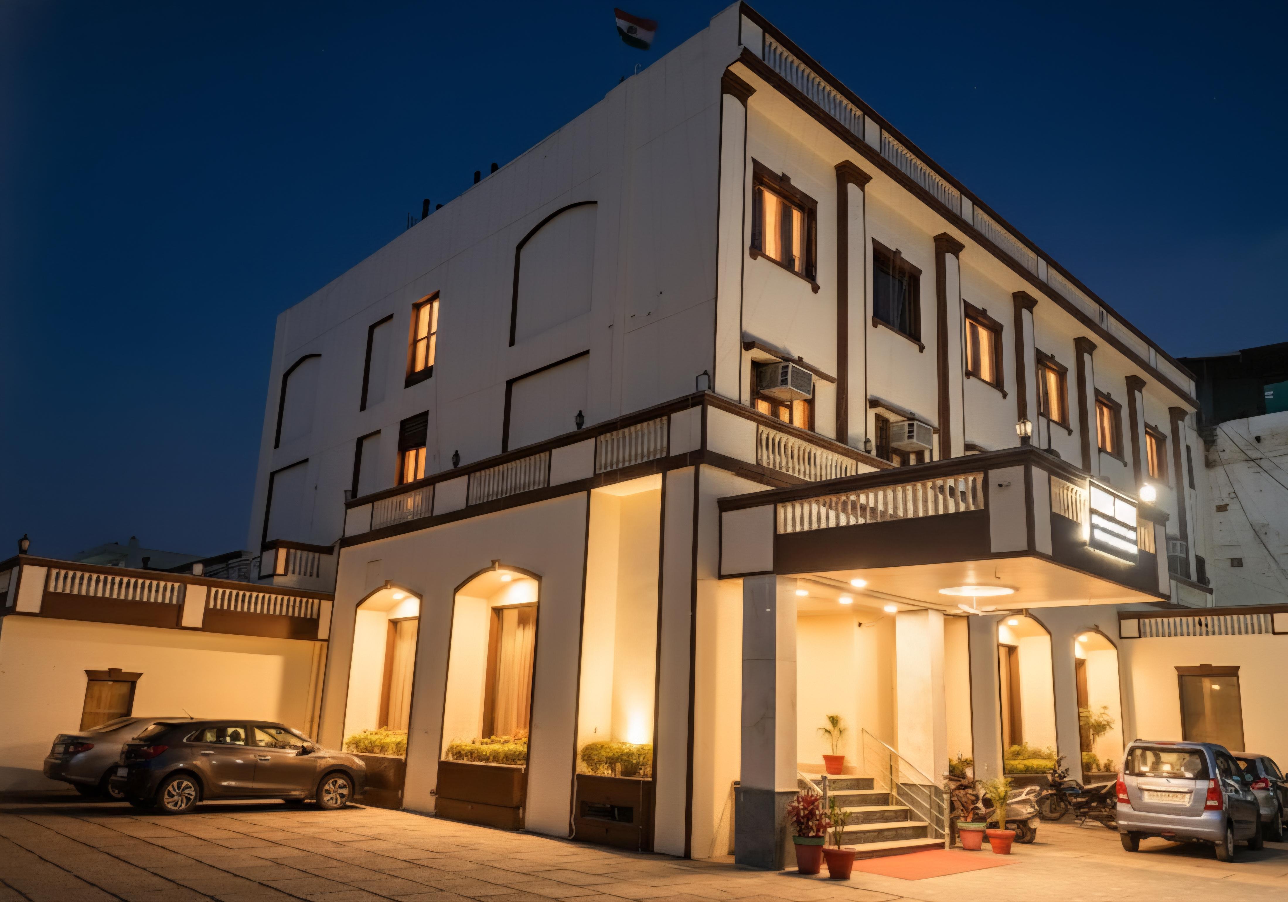 Hotel Savoy Jammu@ Residency road 𝗕𝗢𝗢𝗞 Jammu Hotel