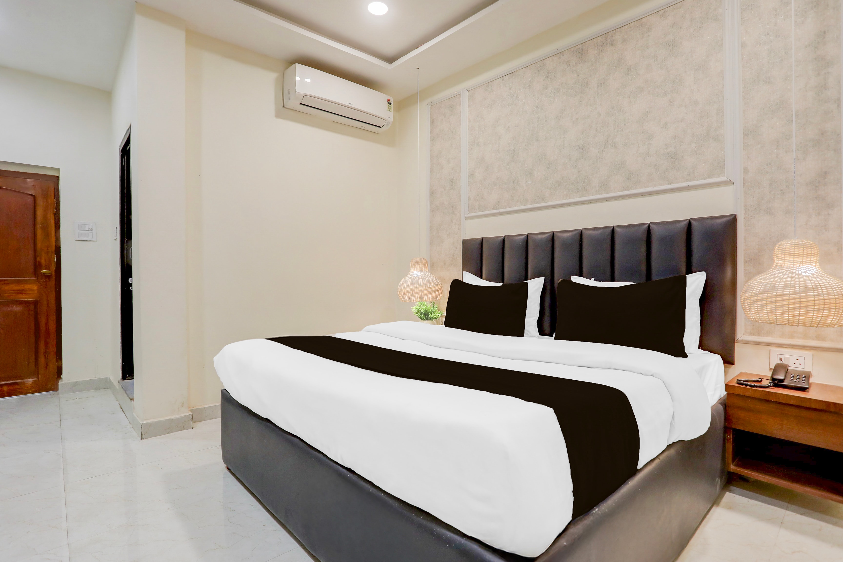 Super Collection O Tagore Town Prayagraj Formerly Heritage Tagore Hotel ...