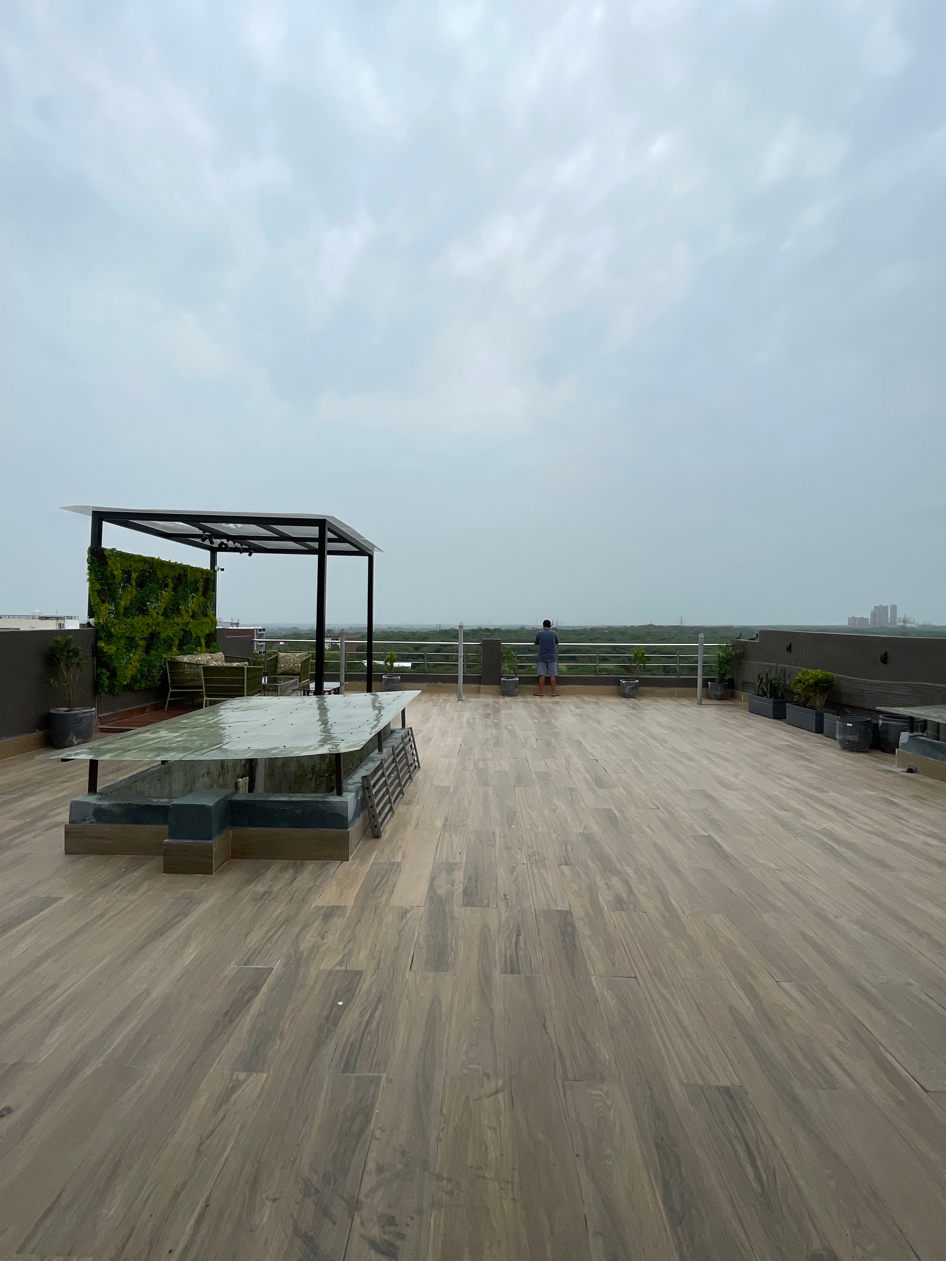 Skyhaus the Jungle view 𝗕𝗢𝗢𝗞 Delhi Apartment
