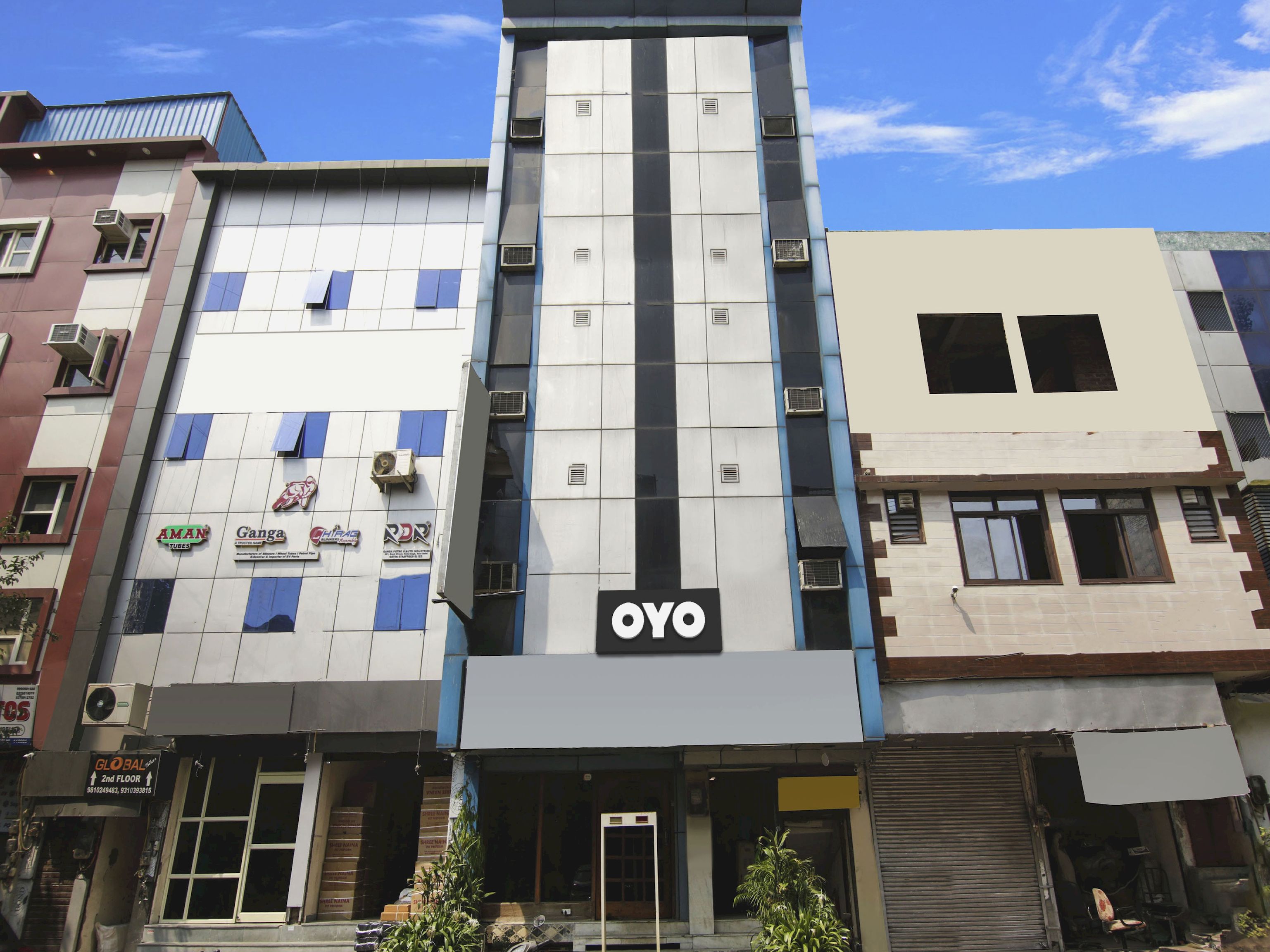 OYO 814193 Hotel SS Palace 𝗕𝗢𝗢𝗞 Delhi Hotel