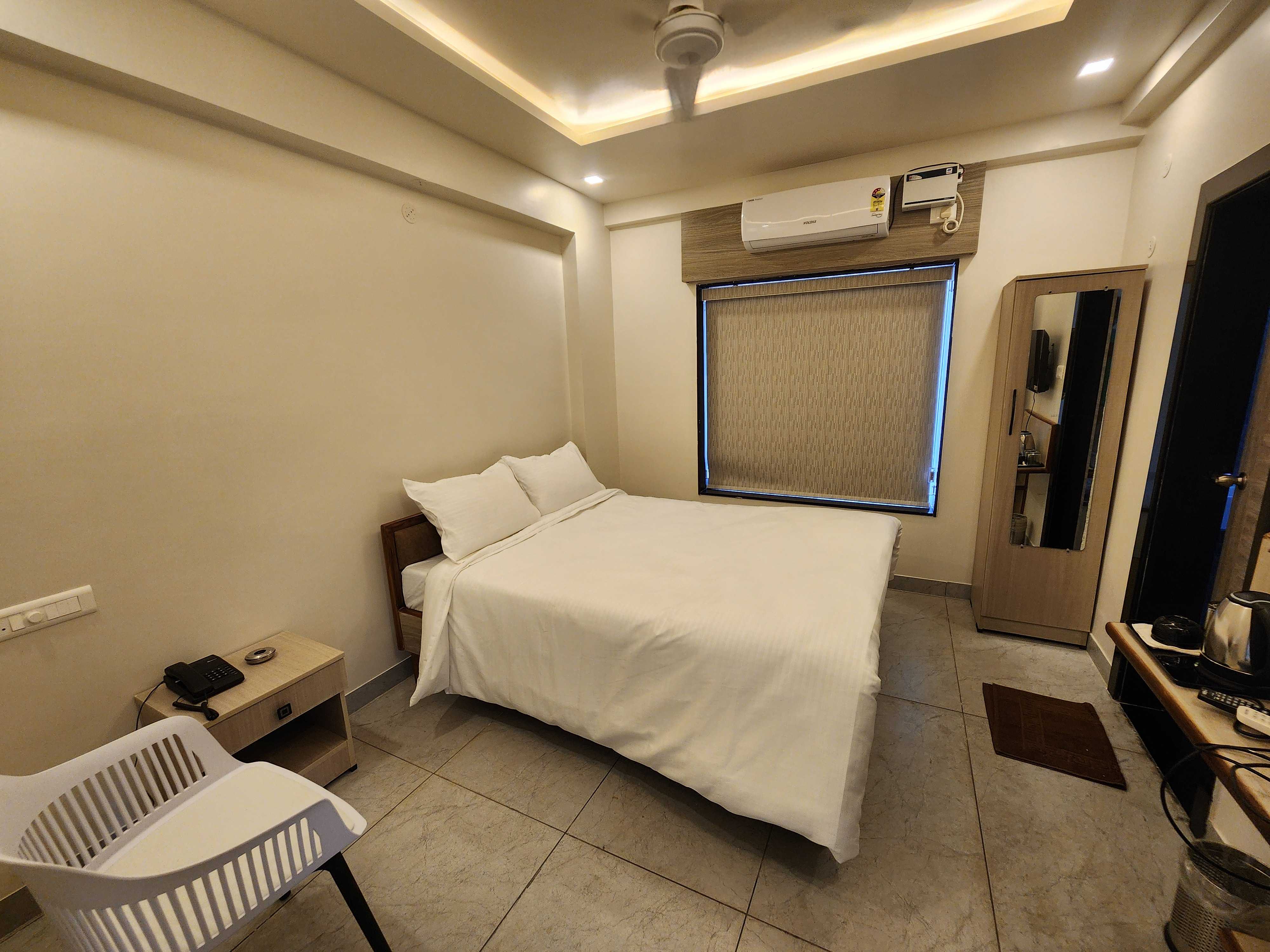 Townhouse HOTEL PVR AURA INN 𝗕𝗢𝗢𝗞 Visakhapatnam Hotel