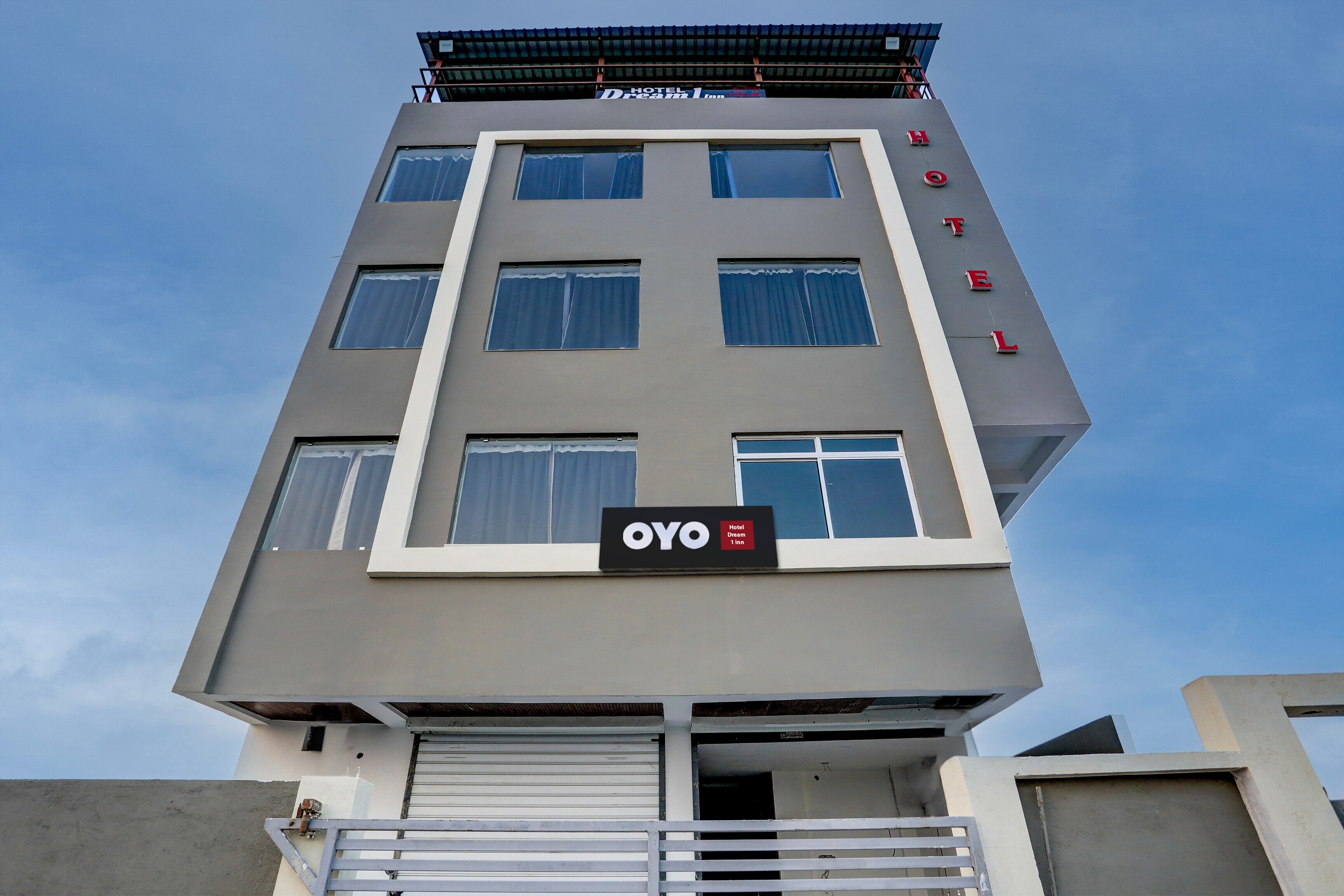 Flagship OYO Hotel Dream Inn 𝗕𝗢𝗢𝗞 Hingana Hotel