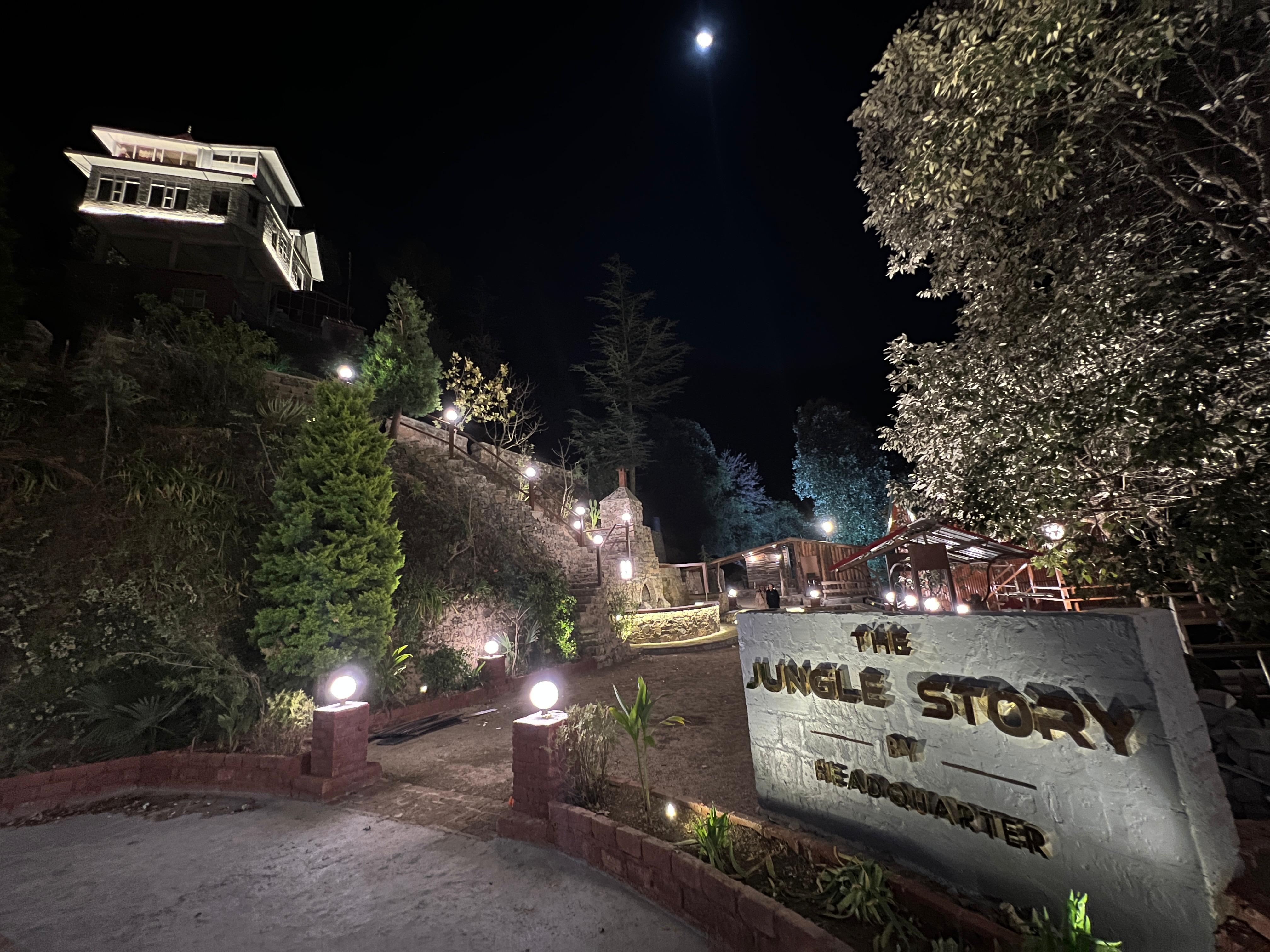 THE JUNGLE STORY - SHIMLA | BY HEADQUARTER 𝗕𝗢𝗢𝗞 Shimla Hotel