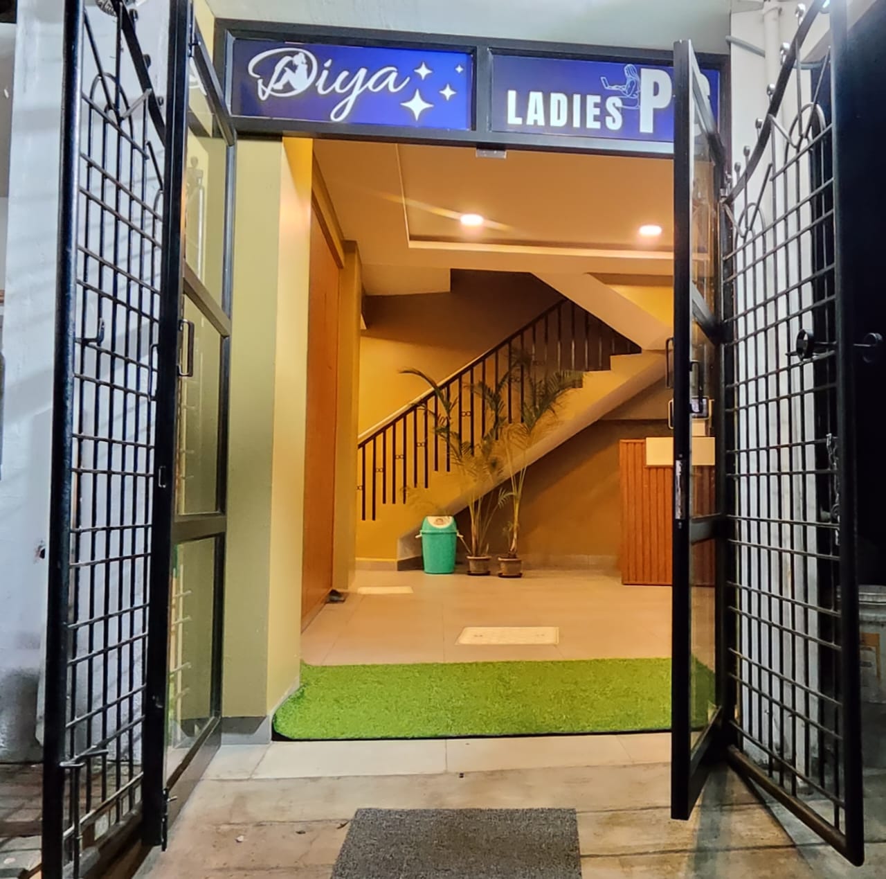 DIYA PG 𝗕𝗢𝗢𝗞 Mysore Hostel