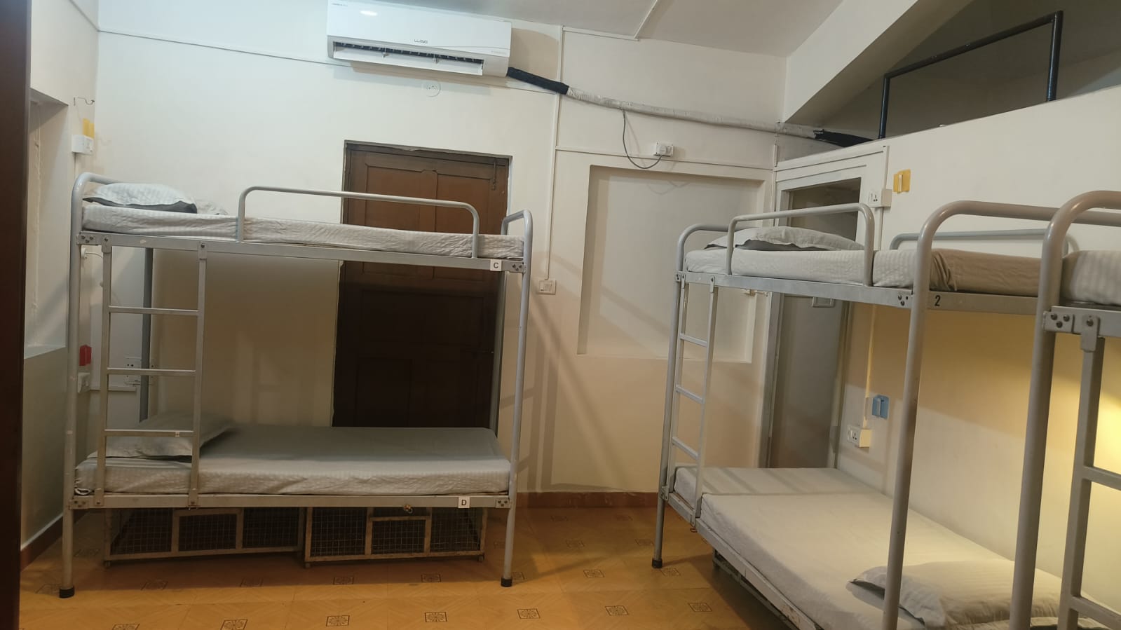 Albert Place 𝗕𝗢𝗢𝗞 Goa Hostel