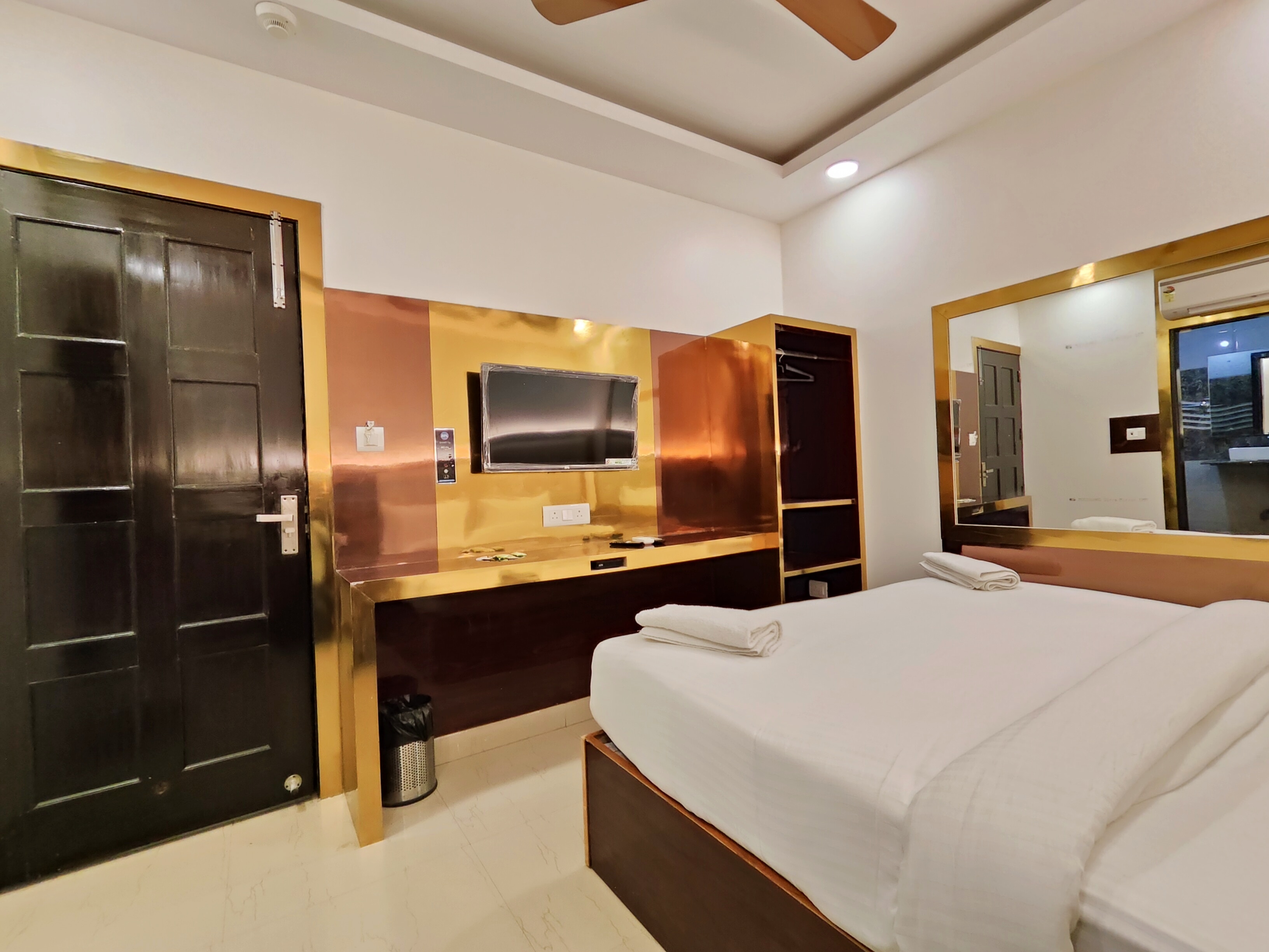 Hotel Apple Villa @ Paharganj 𝗕𝗢𝗢𝗞 Delhi Hotel