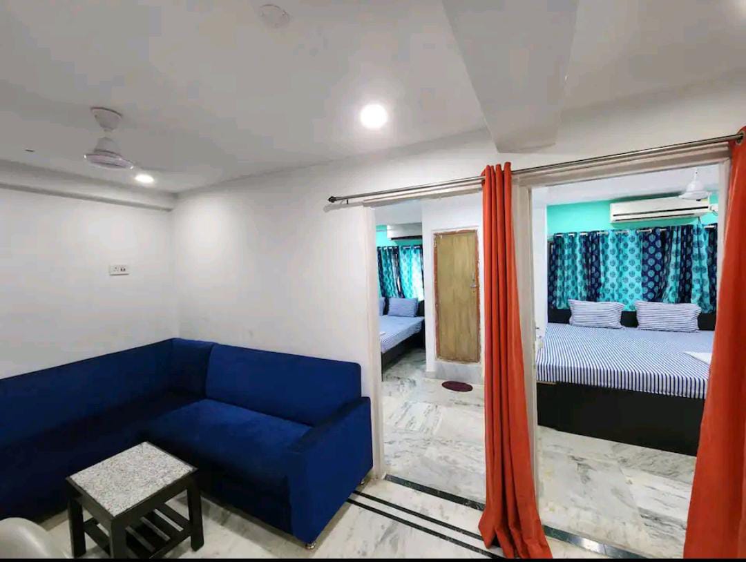 Amazing 2 Bhk Apartment in Howrah Station and Maidan Metro 𝗕𝗢𝗢𝗞 Howrah Apartment