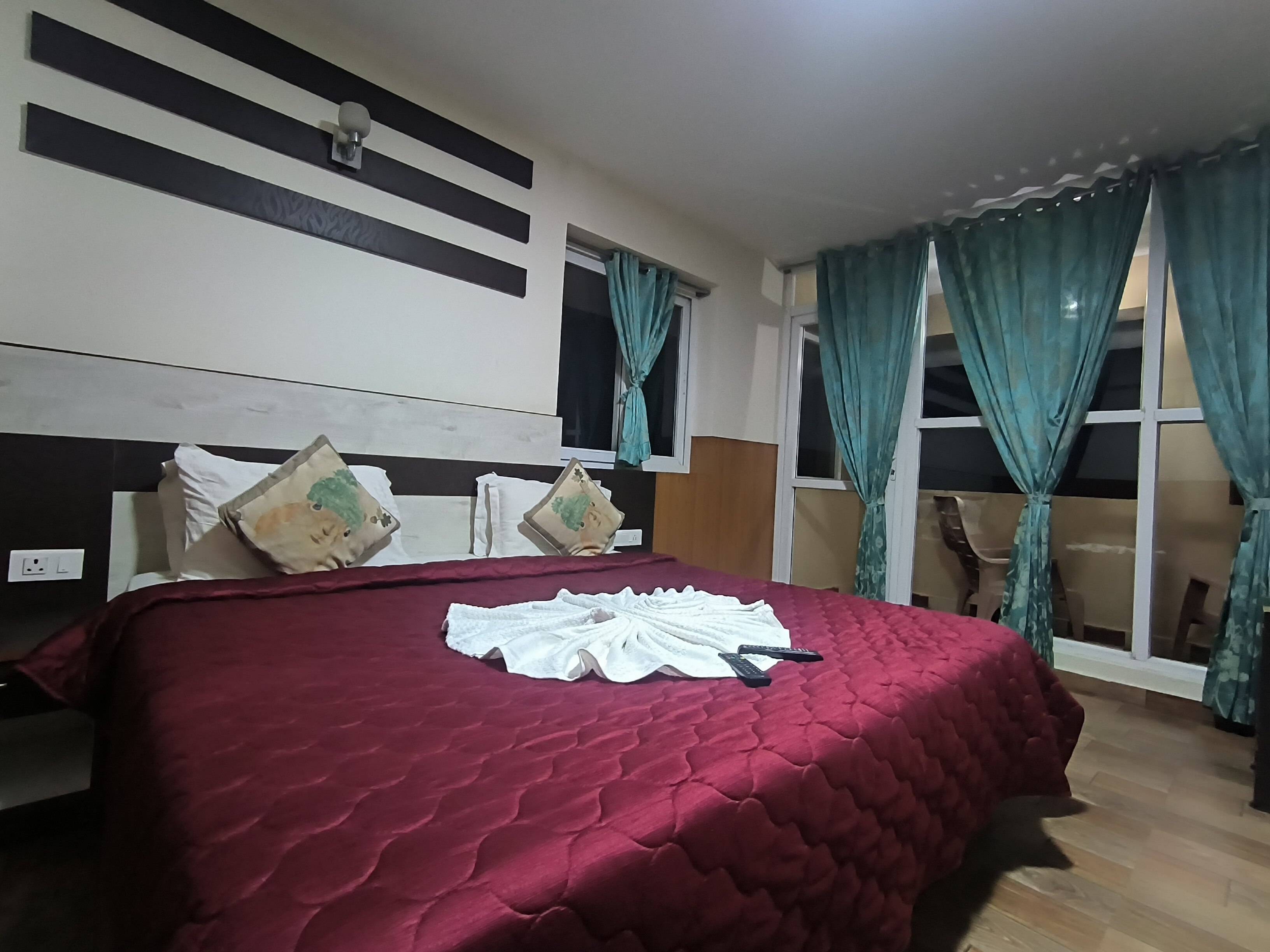 DHIYA Mountain Breeze Villa by BODHI 𝗕𝗢𝗢𝗞 Kodaikanal Villa