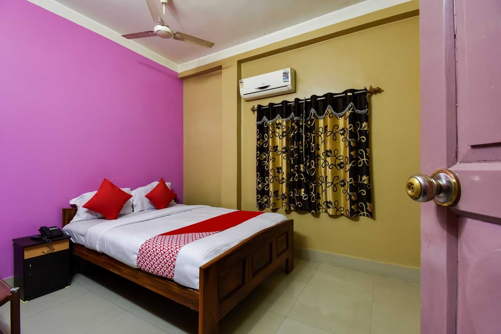 OYO Hotel Sahana 𝗕𝗢𝗢𝗞 Jangipur Hotel
