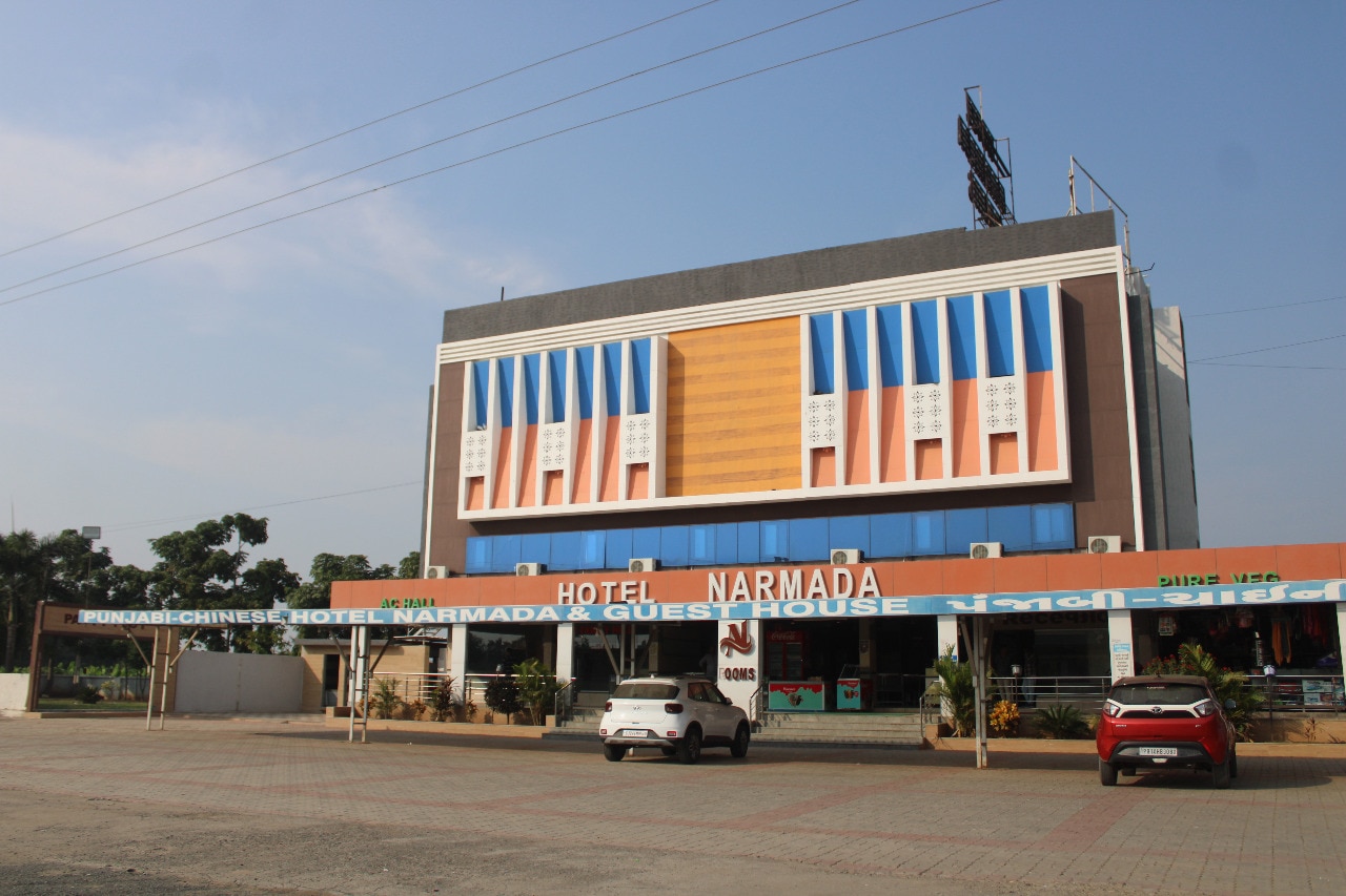 Hotel Narmada 𝗕𝗢𝗢𝗞 Rajpipla Hotel