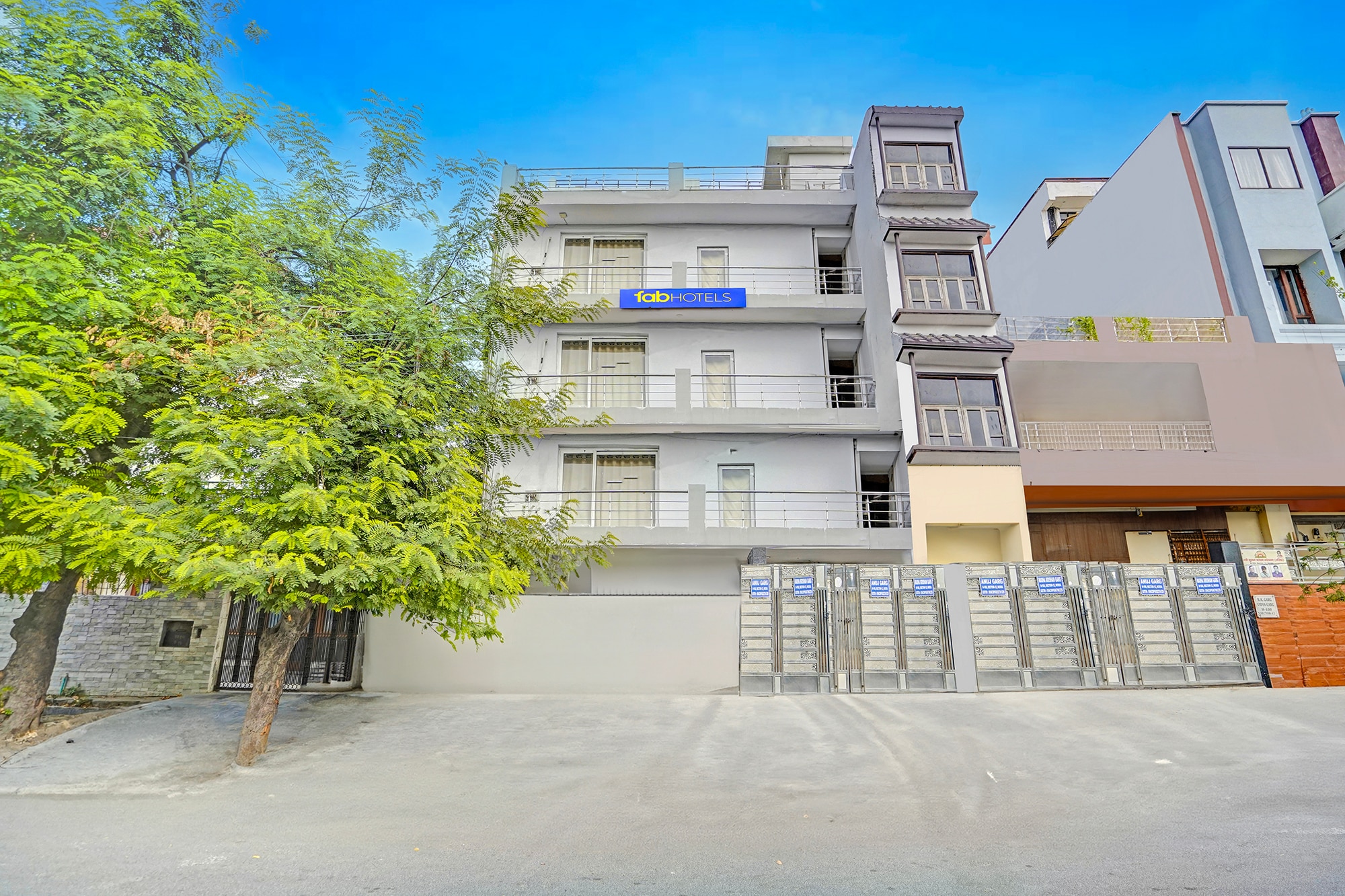 Via Dream House 𝗕𝗢𝗢𝗞 Noida Hotel