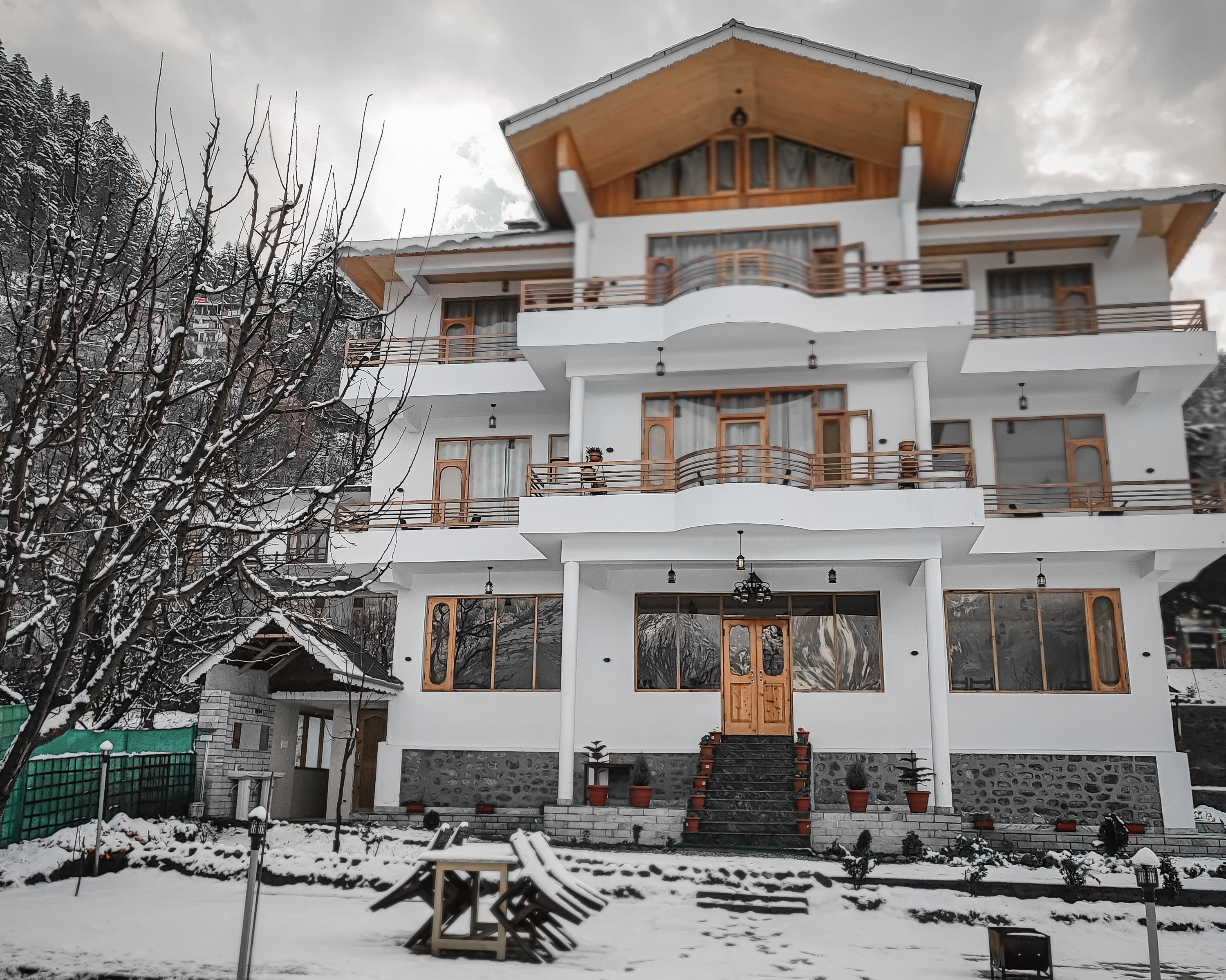 The Landsby Cottage 𝗕𝗢𝗢𝗞 Manali Cottage