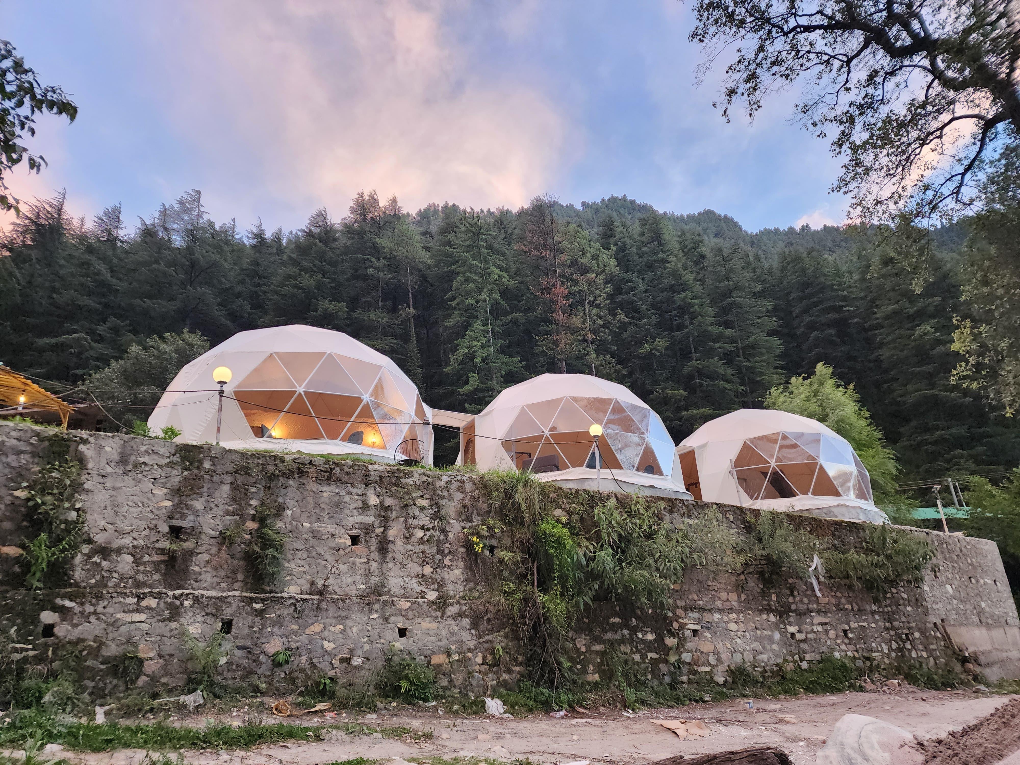Glamping by the River - Luxurious igloo stays Luxury Camp Kasol ...