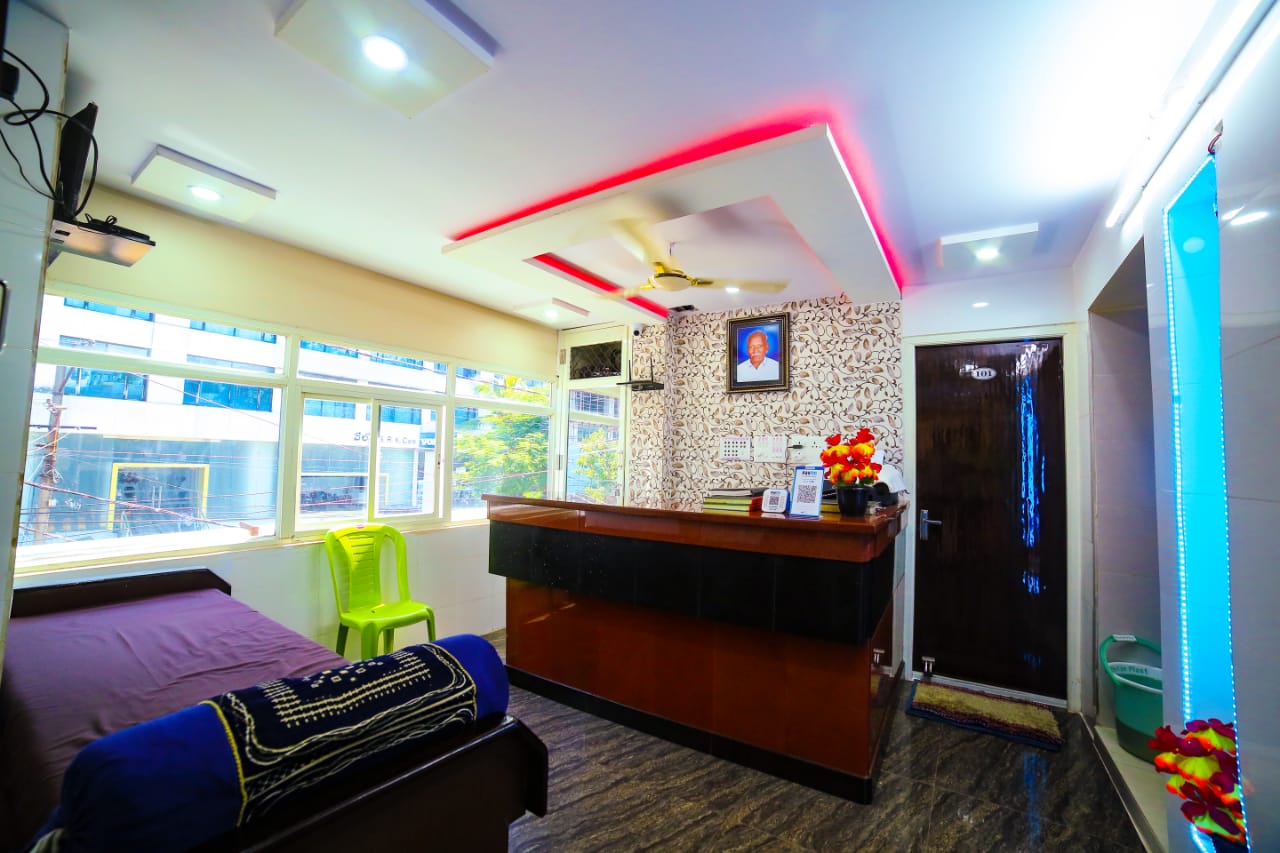 RR INN 𝗕𝗢𝗢𝗞 Visakhapatnam Hotel