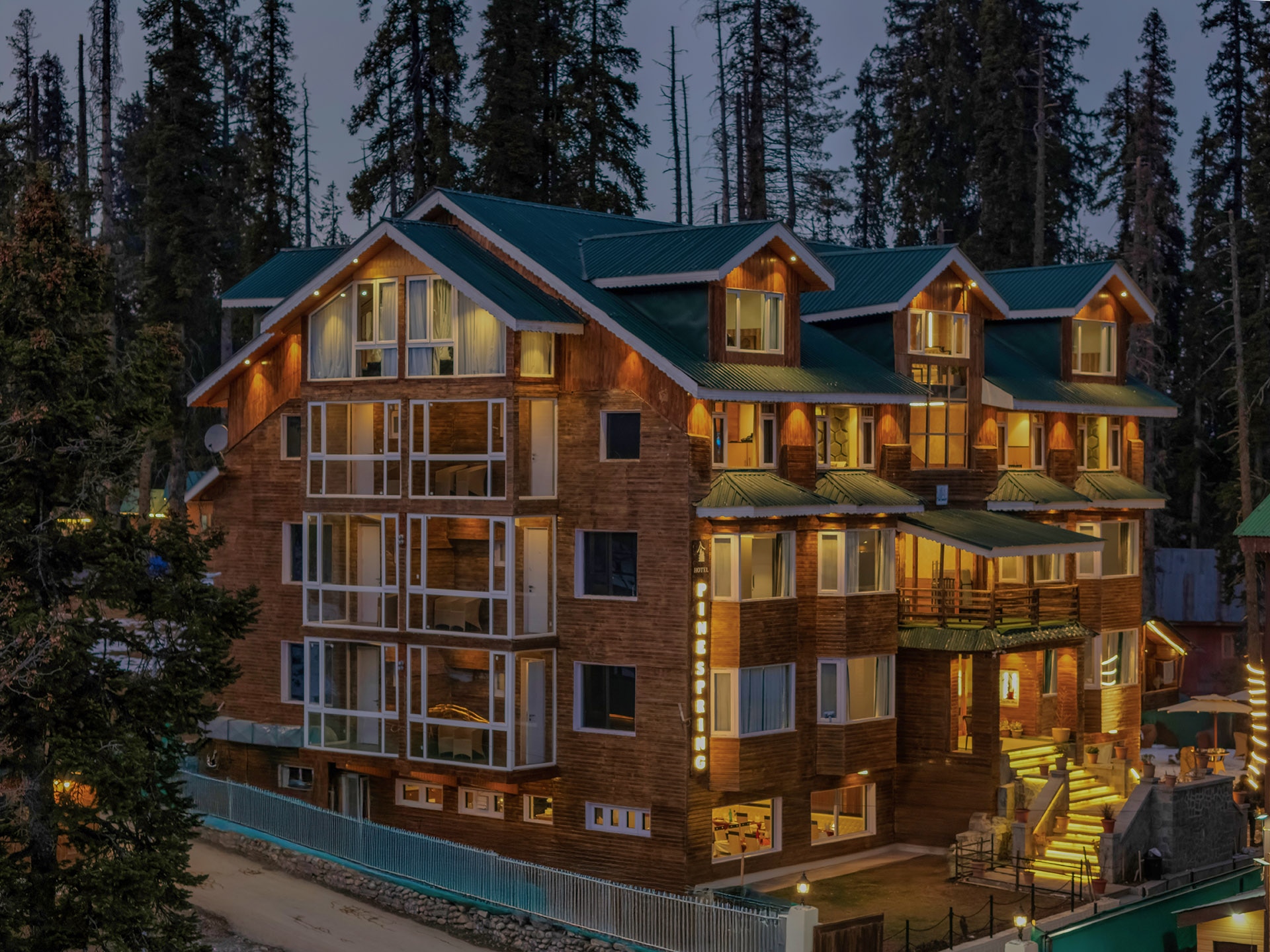 Pine Spring Resort Gulmarg 𝗕𝗢𝗢𝗞 Gulmarg Hotel