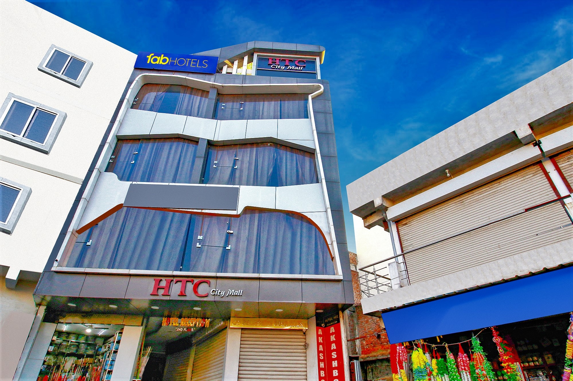 FabHotel HTC 𝗕𝗢𝗢𝗞 Bhopal Hotel