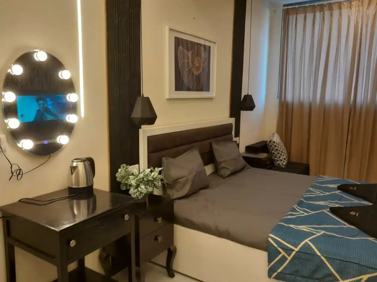 Ivy Splendour Studio (A) Stylish Studio Oshiwara 𝗕𝗢𝗢𝗞 Mumbai Apartment