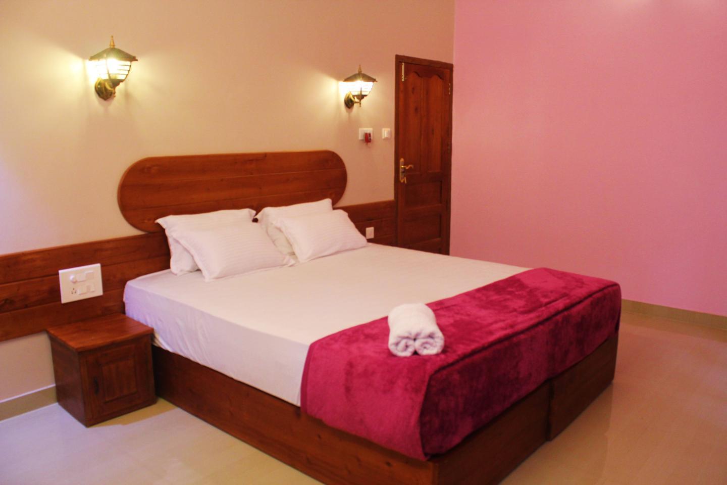 Horn Bill Homestay 𝗕𝗢𝗢𝗞 Thekkady Cottage