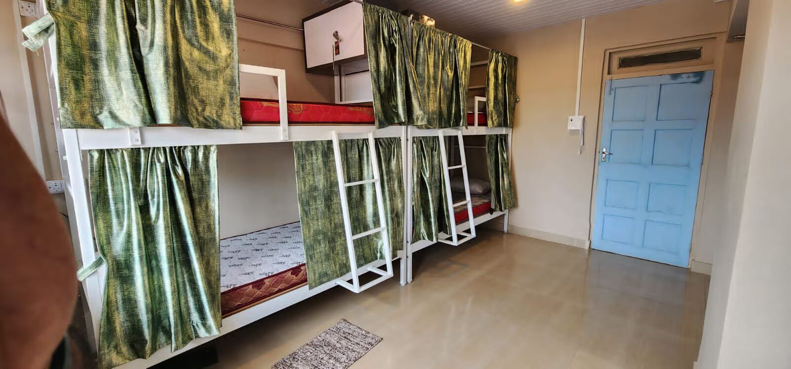 HOSTELDAYS THE SMART DORMITORY near Mahalaxmi temple Panjim 𝗕𝗢𝗢𝗞 Goa Hostel
