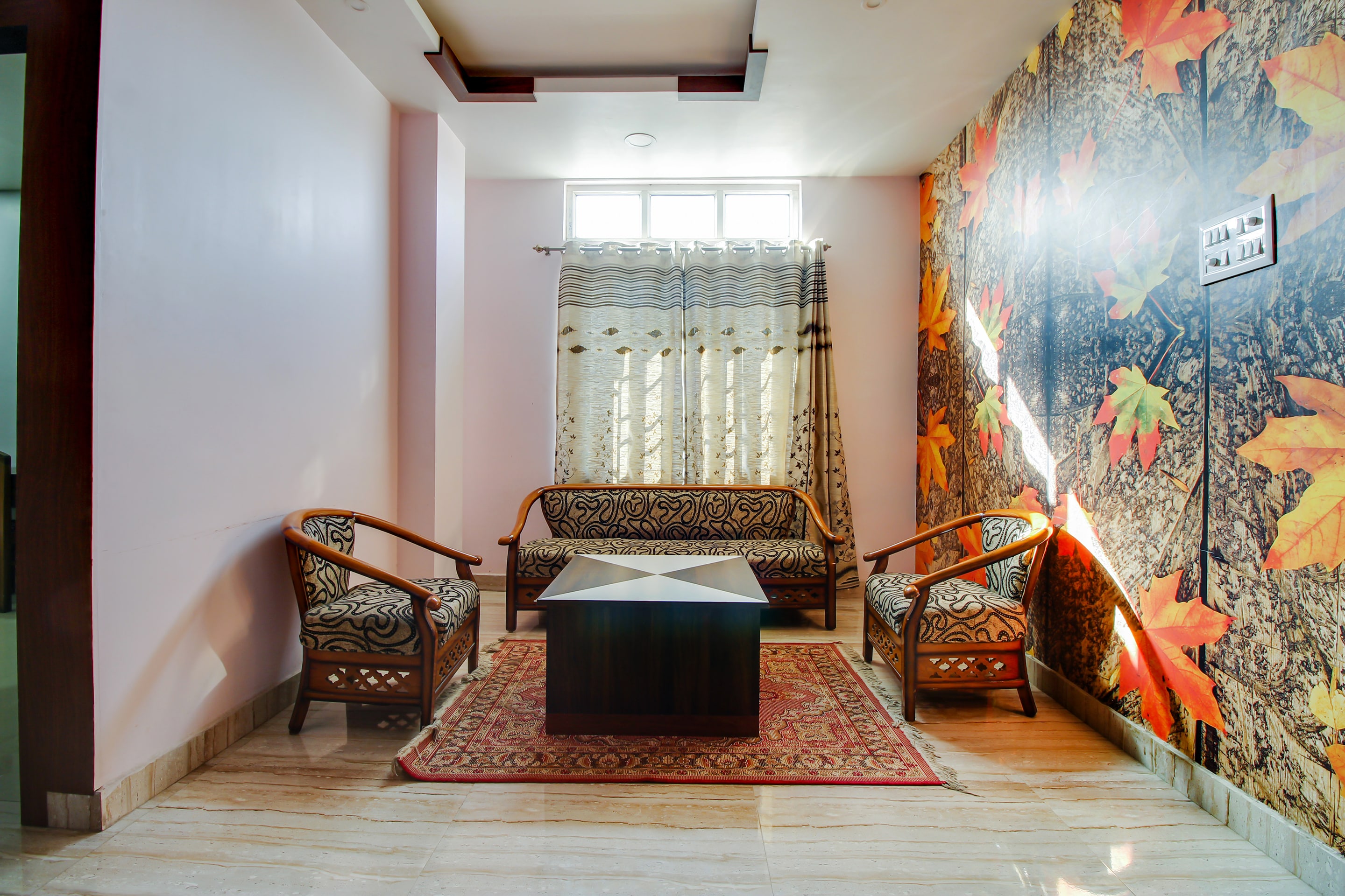 Townhouse Ir Luxuria 𝗕𝗢𝗢𝗞 Guwahati Hotel