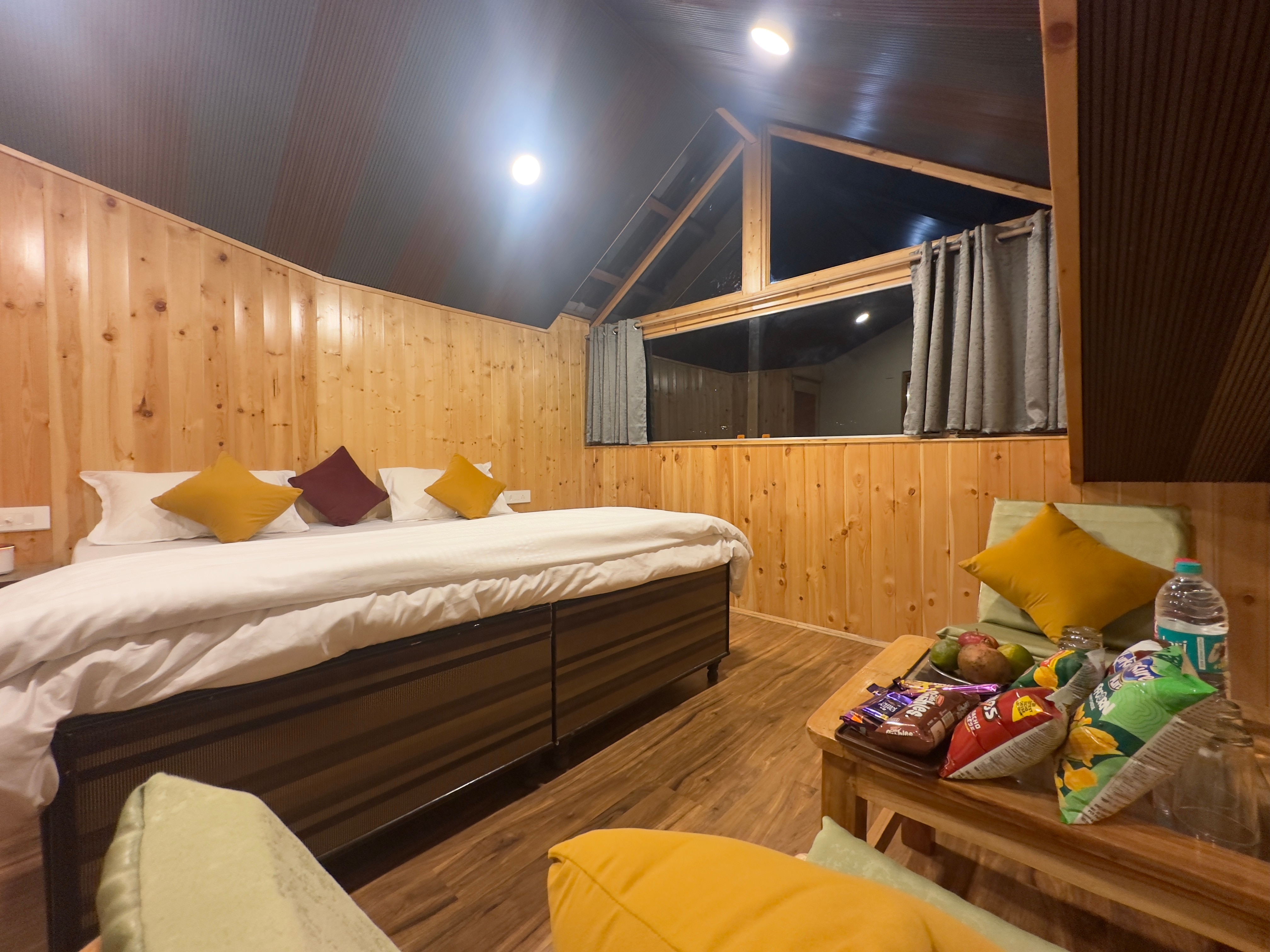 Shiva Den 𝗕𝗢𝗢𝗞 Manali Hotel