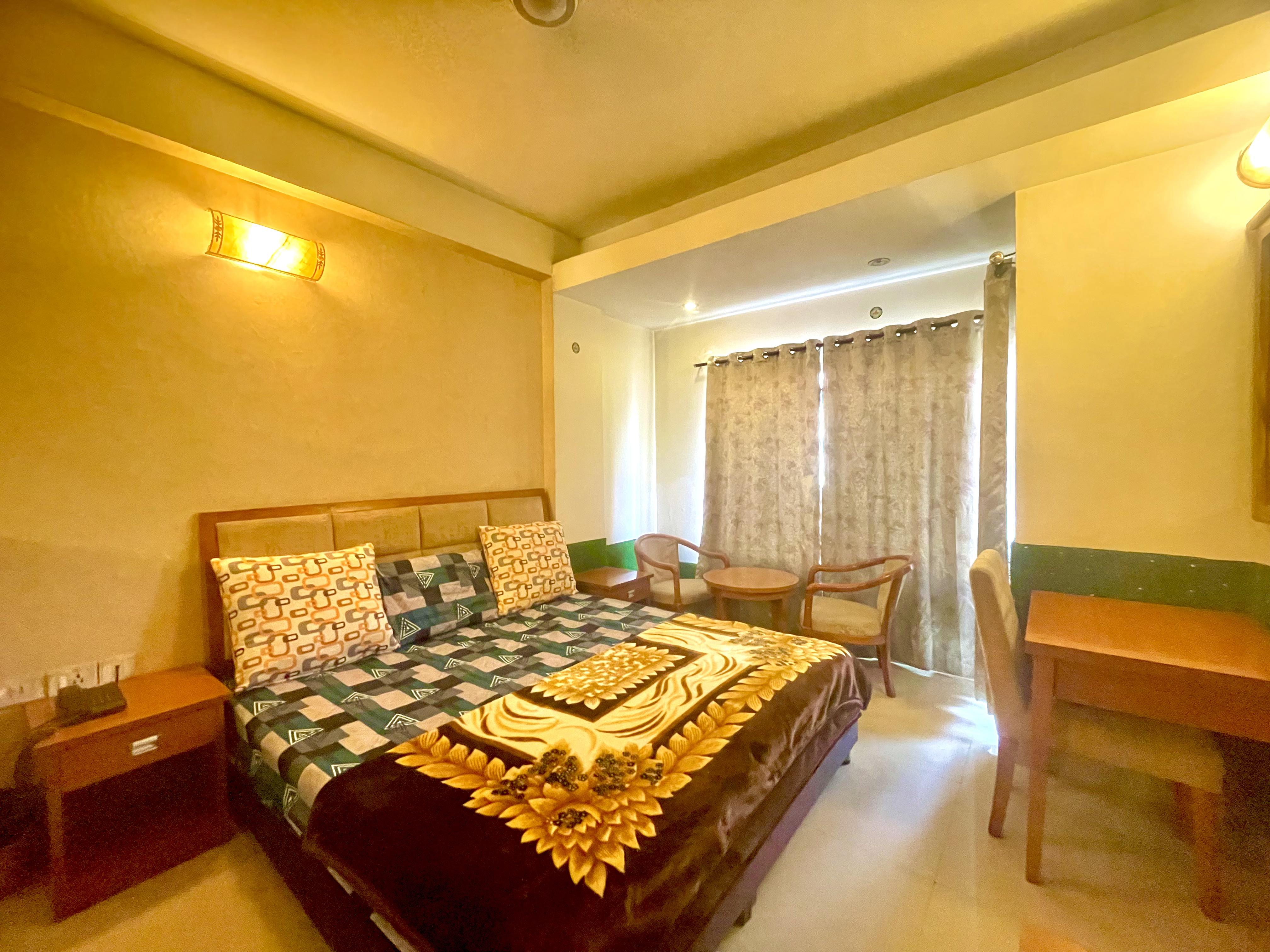 Family luxury stay@prem mandir 𝗕𝗢𝗢𝗞 Vrindavan Homestay