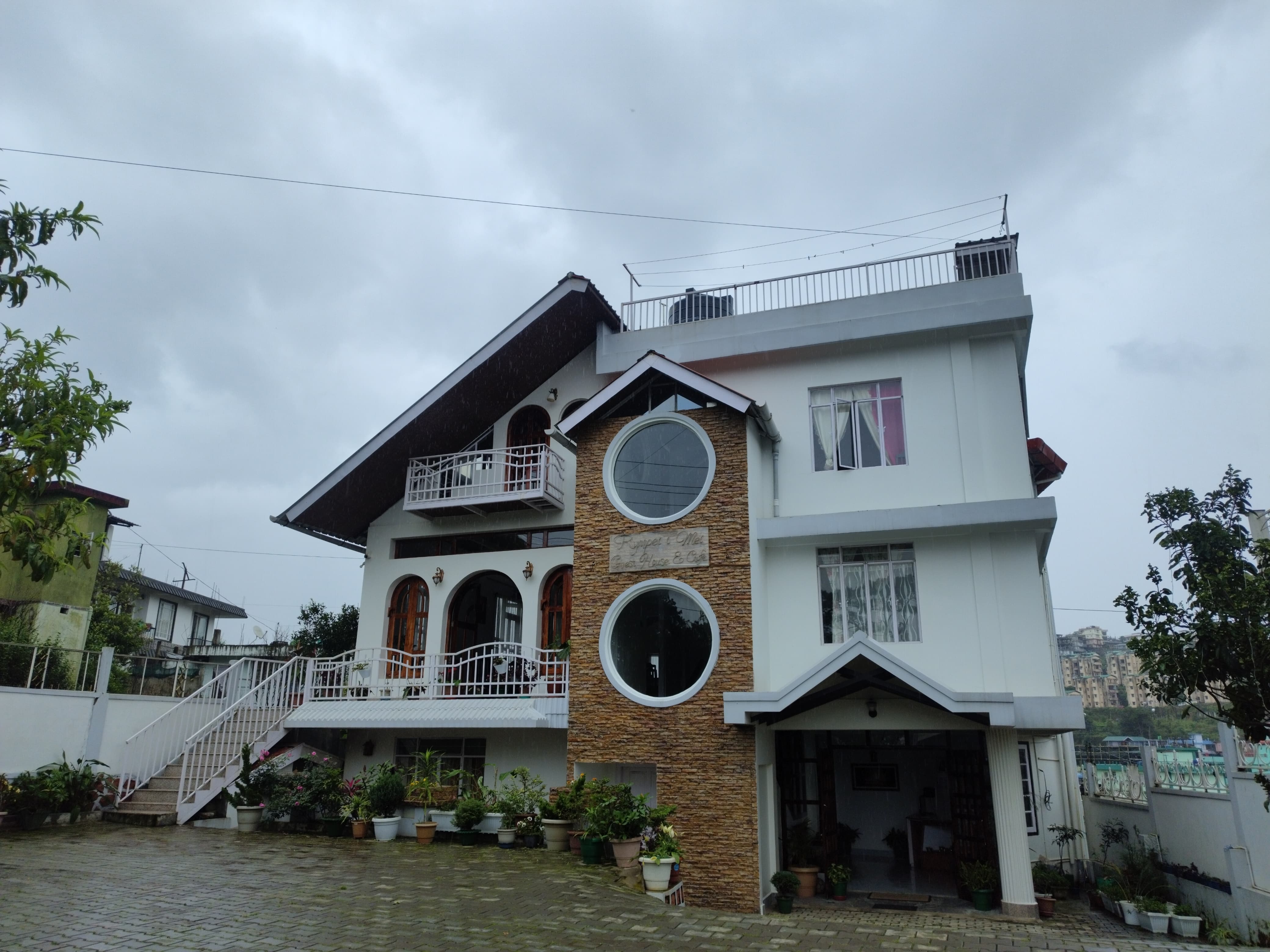 Rympei-i-Mei 𝗕𝗢𝗢𝗞 Shillong ${hd_property_type_token}