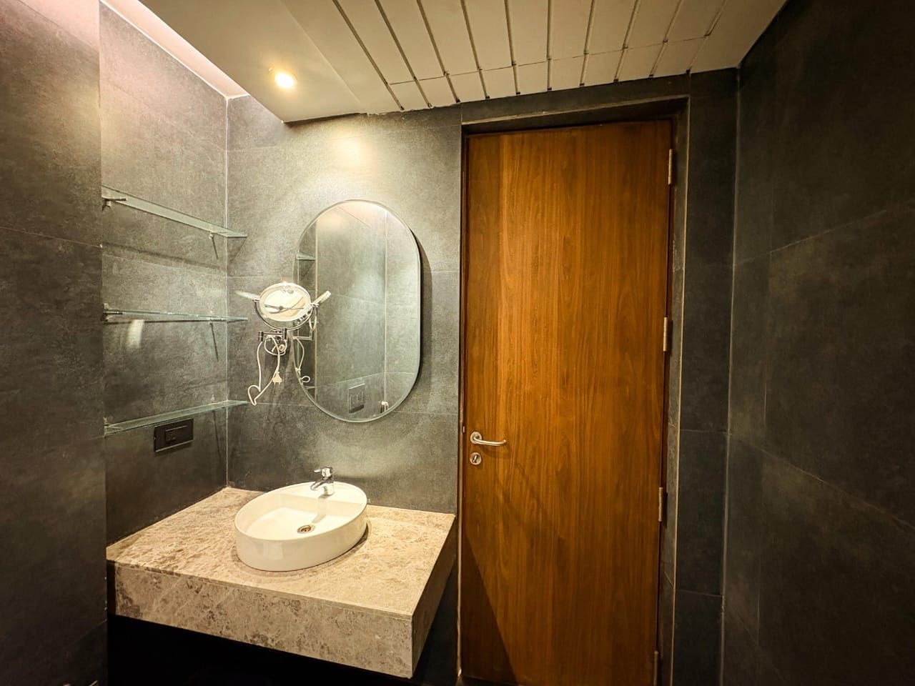 Galaxy blue sapphire studio 𝗕𝗢𝗢𝗞 Noida Apartment