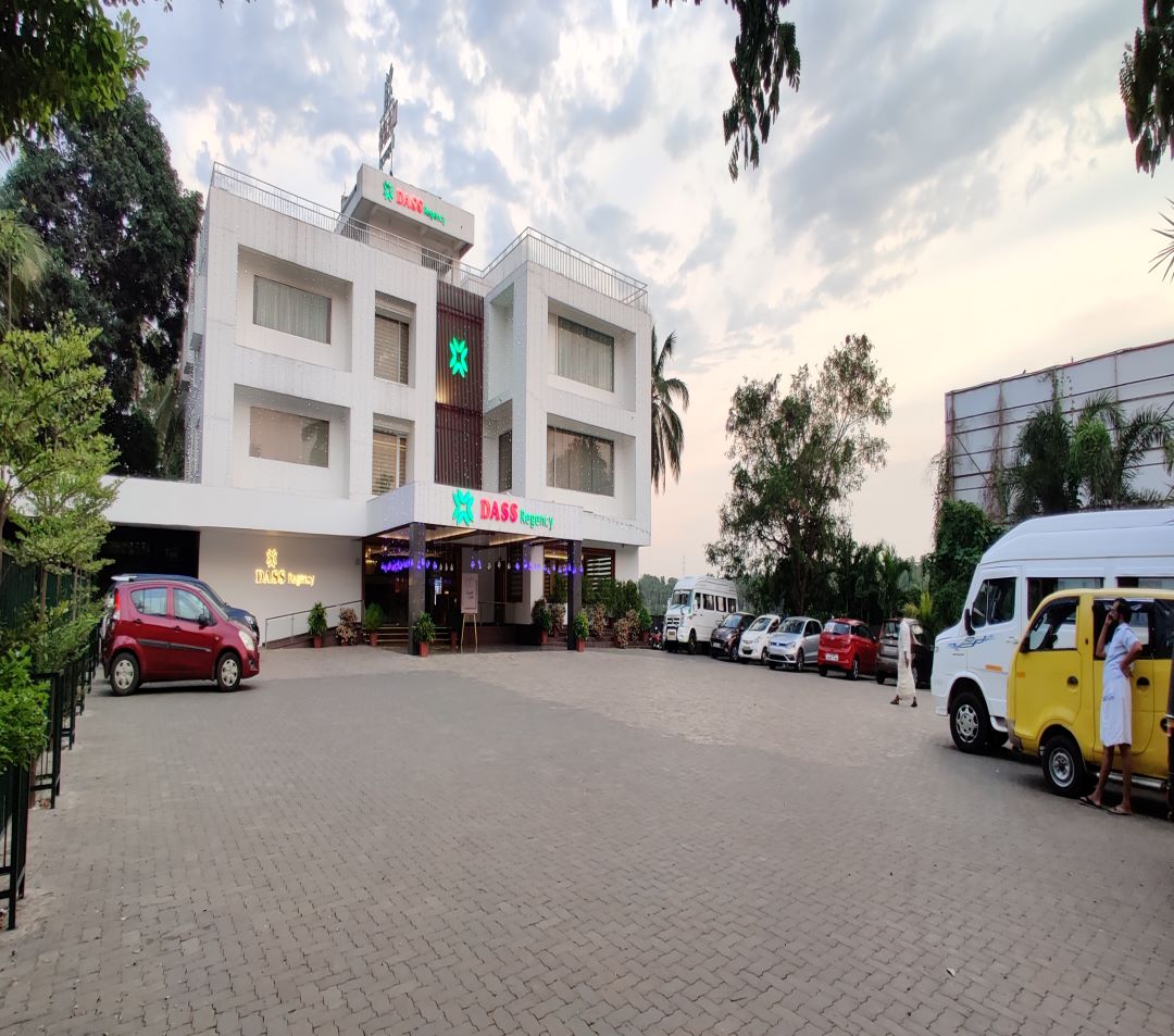 Dass Regency 𝗕𝗢𝗢𝗞 Thrissur Hotel