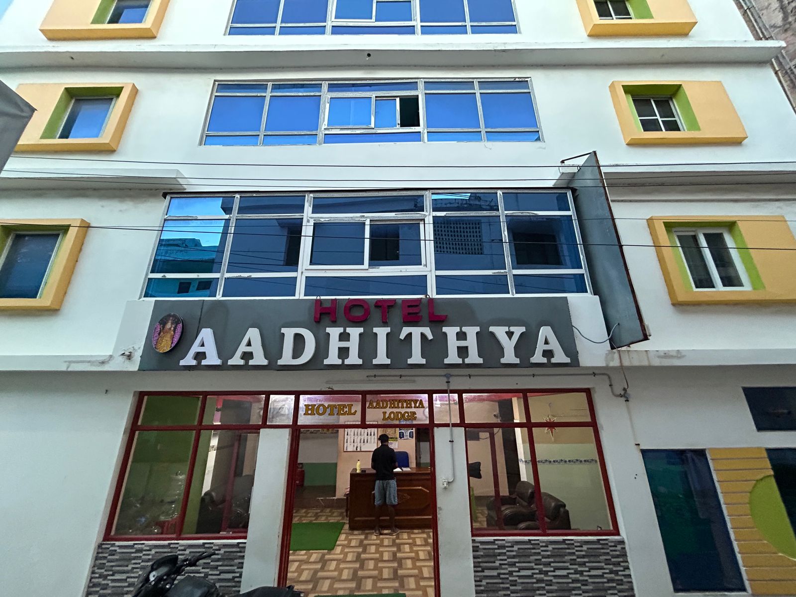 Hotel Aadhithiya Lodge 𝗕𝗢𝗢𝗞 Velankanni Hotel