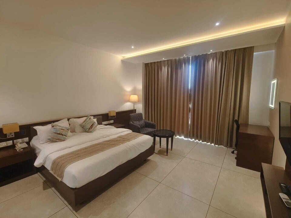 Hotel O Patang 24 𝗕𝗢𝗢𝗞 Ahmedabad Hotel