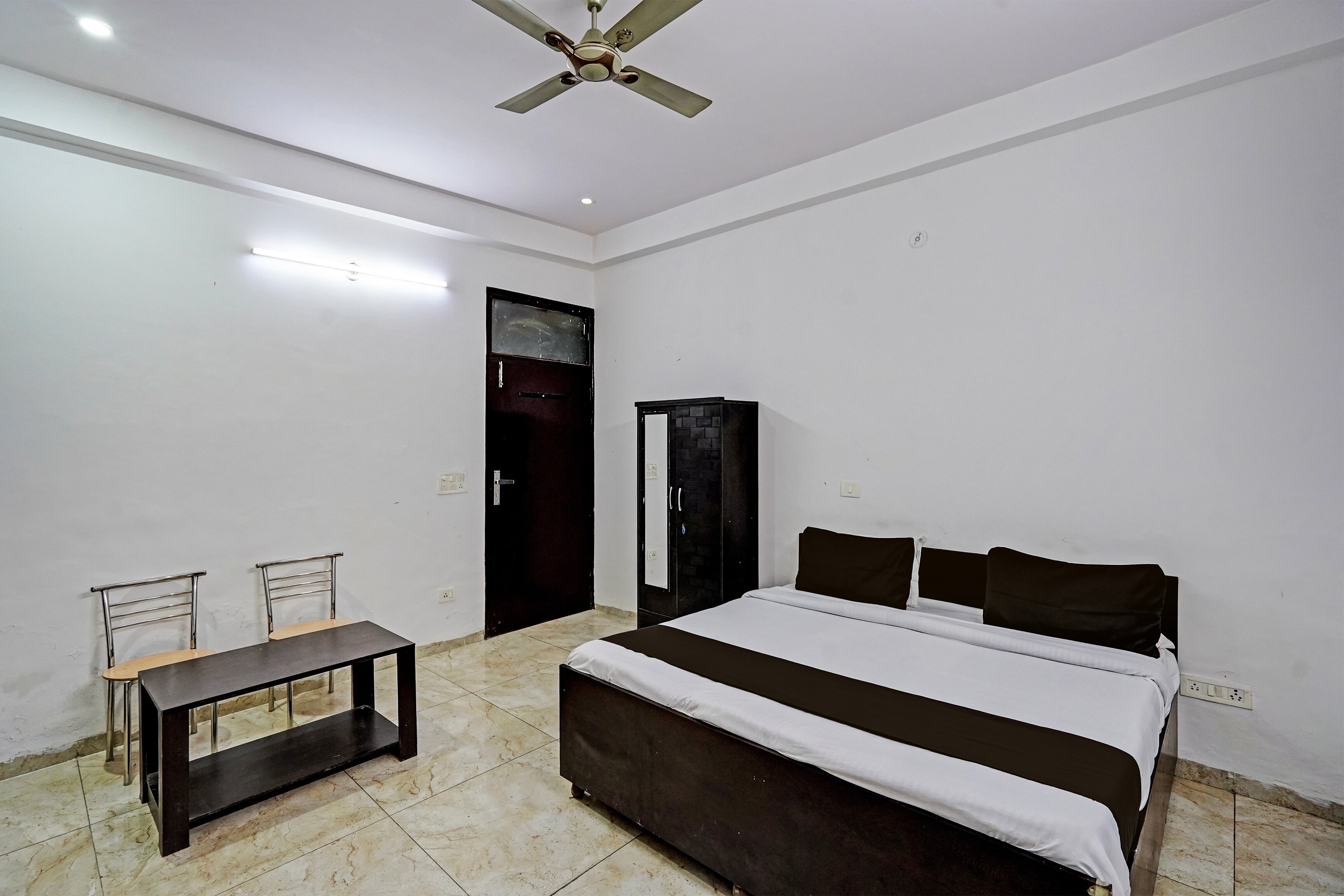 Hotel O Expo Inn 𝗕𝗢𝗢𝗞 Noida Hotel