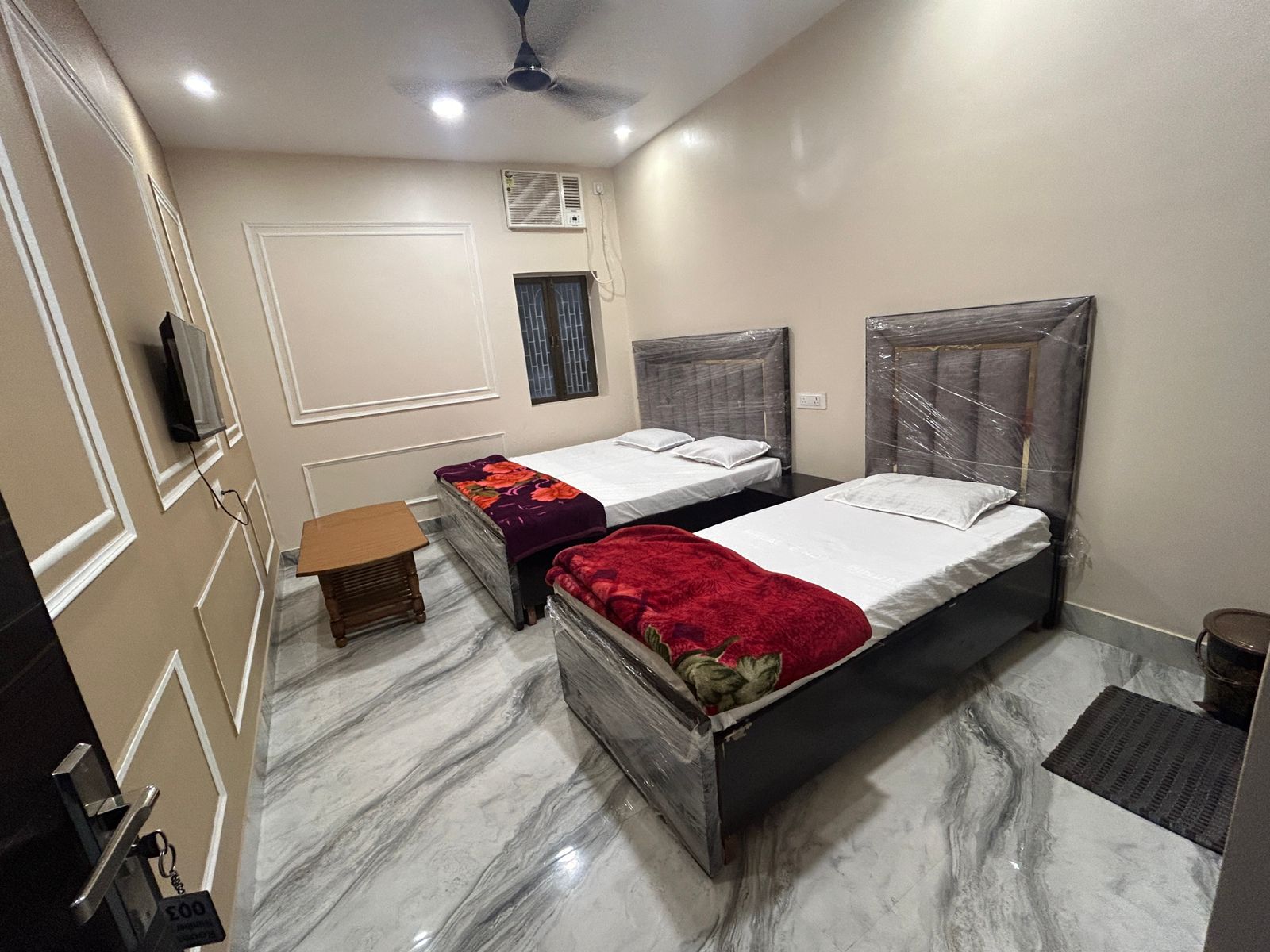 The Gateway Kashi Guest House 𝗕𝗢𝗢𝗞 Varanasi Hotel