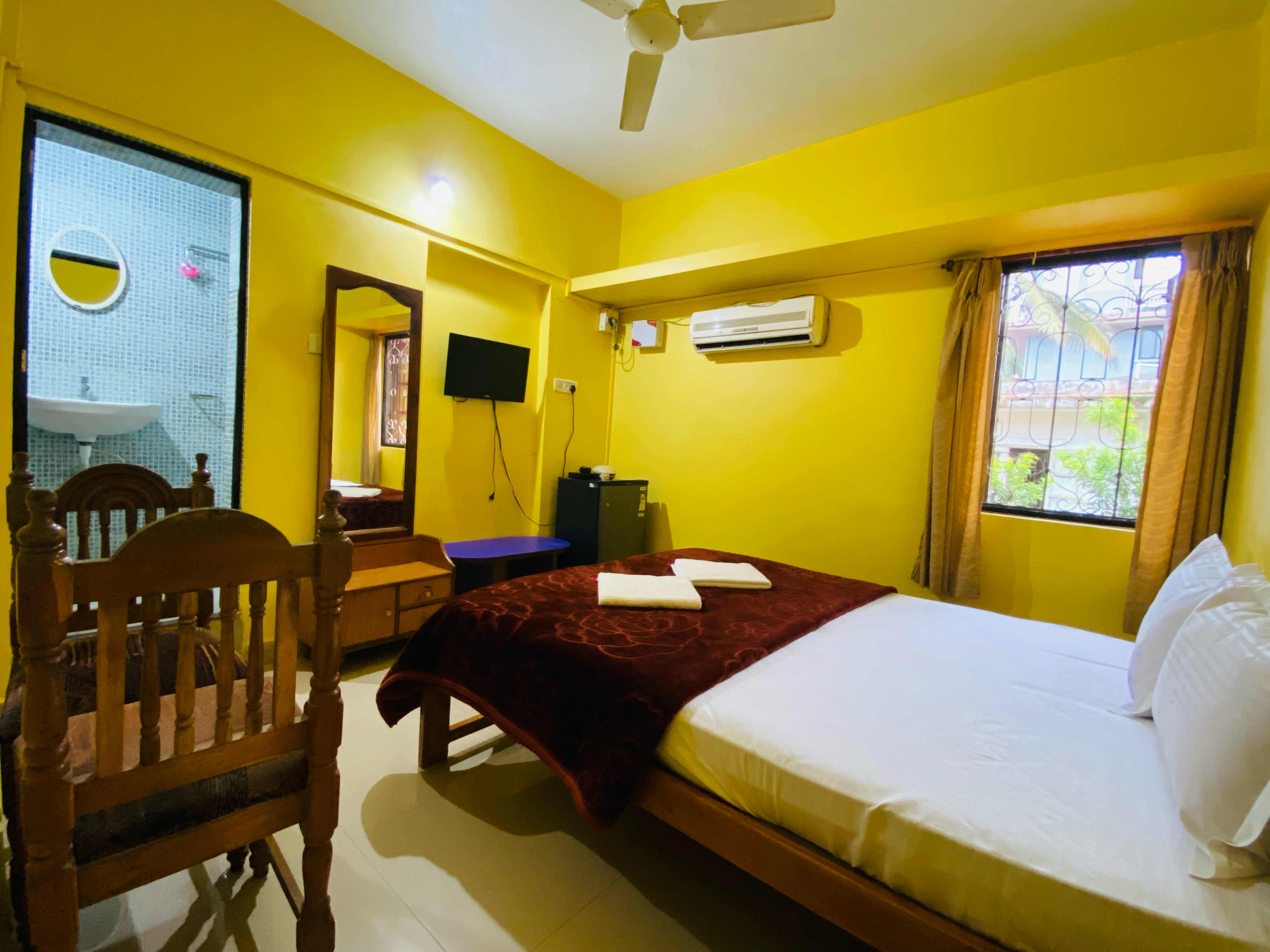 Prem Niwas Guest House Candolim 𝗕𝗢𝗢𝗞 Goa Apartment