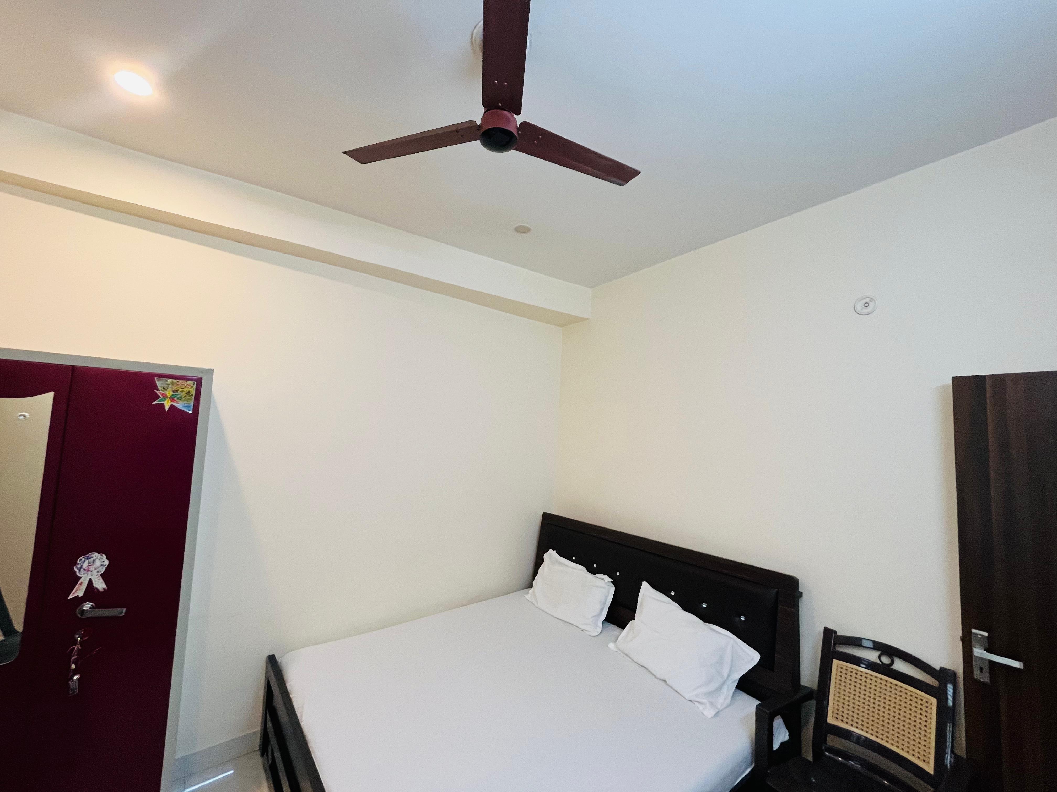 Raj Homestay Kashi 𝗕𝗢𝗢𝗞 Varanasi Homestay