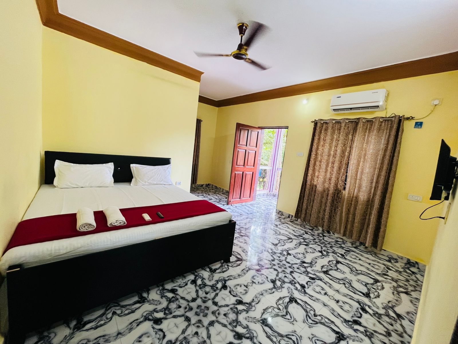 Rooms of TP Plaza Guest House - Guest House in Goa