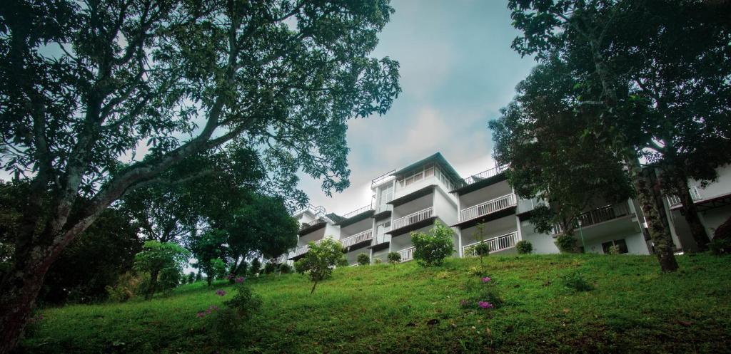 The Lake View Resort Munnar Munnar - Reviews, Photos & Offer