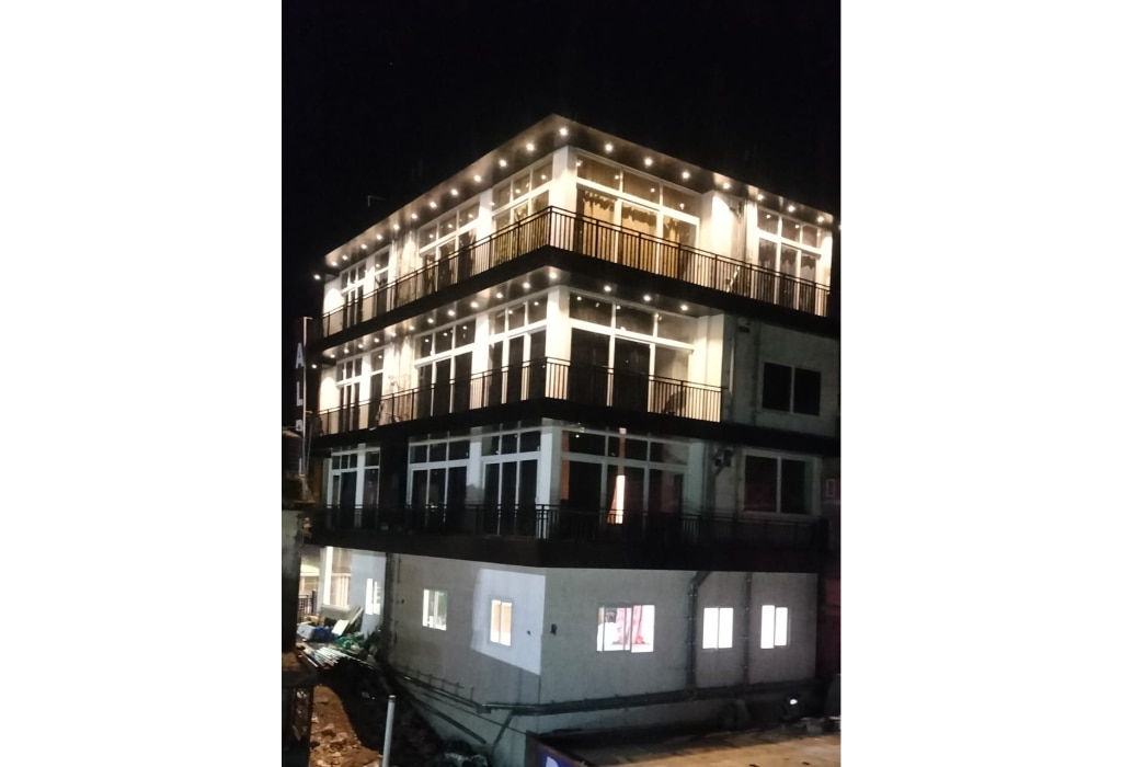 ALPHA INN 𝗕𝗢𝗢𝗞 Valparai Hotel