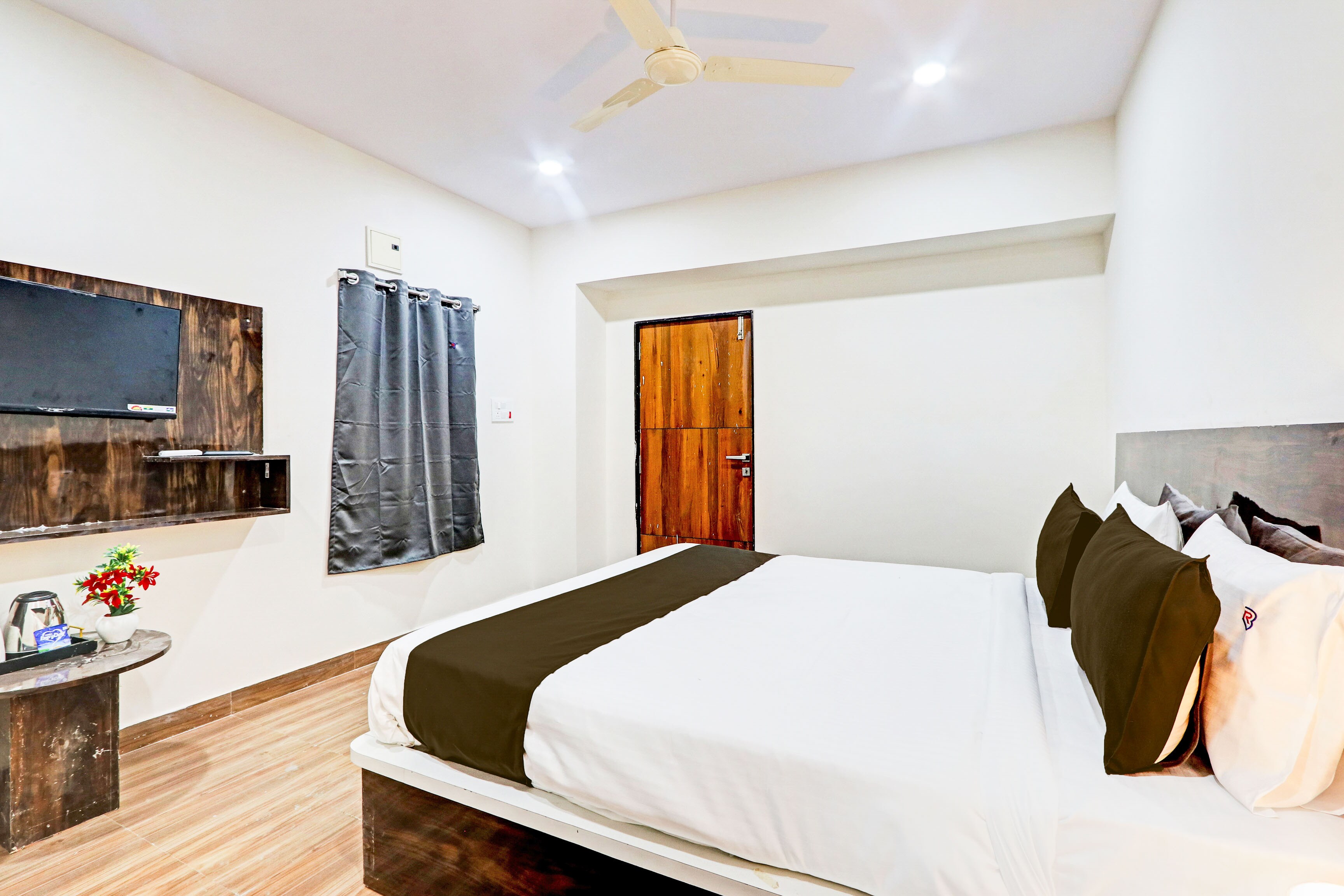 Hotel O RB @ KOMPALLY 𝗕𝗢𝗢𝗞 Hyderabad Hotel