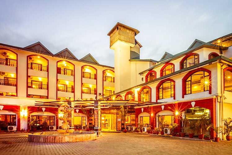 Hotel The Grand Raj 𝗕𝗢𝗢𝗞 Kangra Hotel
