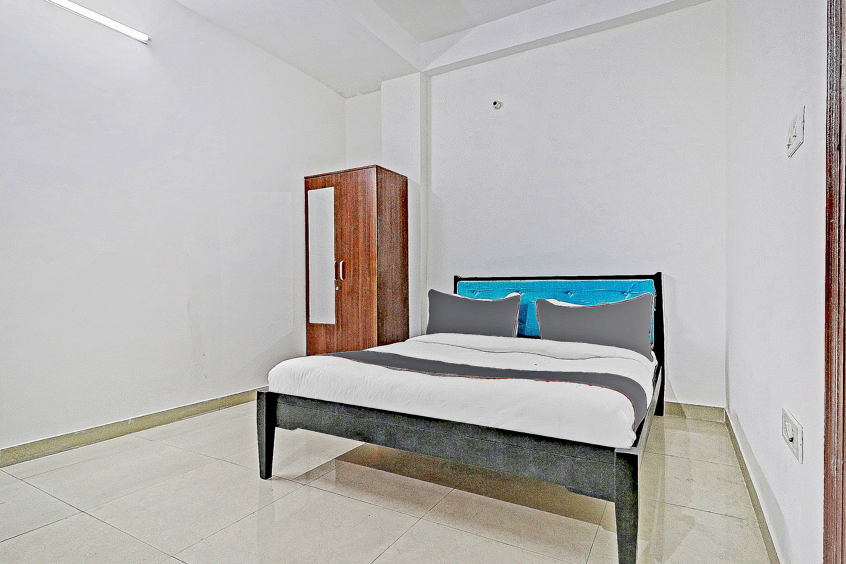 Capital O Saket Villa Near Dlf Avenue Saket 𝗕𝗢𝗢𝗞 Delhi Hotel