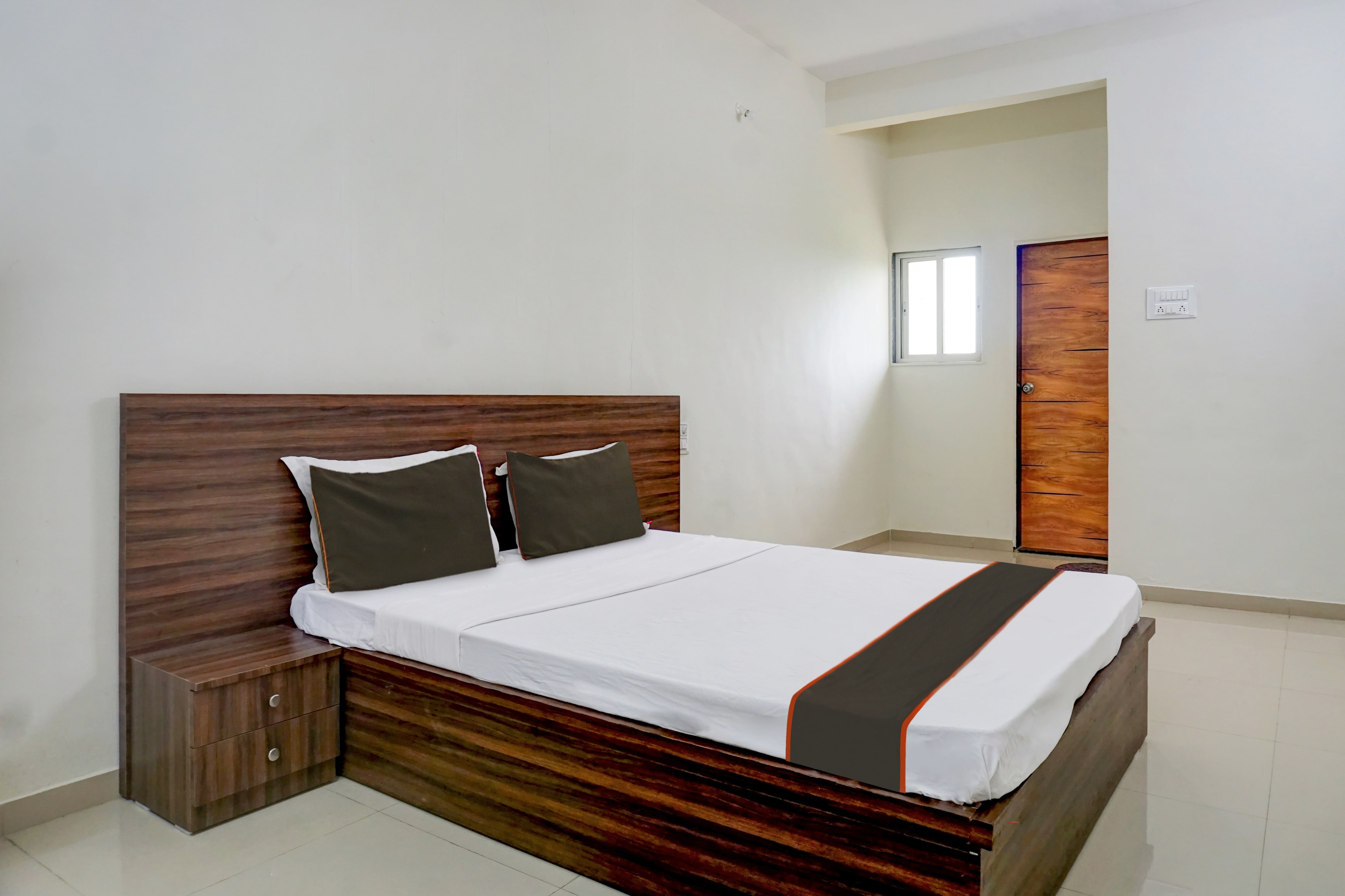 Collection O Park Inn Residency 𝗕𝗢𝗢𝗞 Pune Hotel