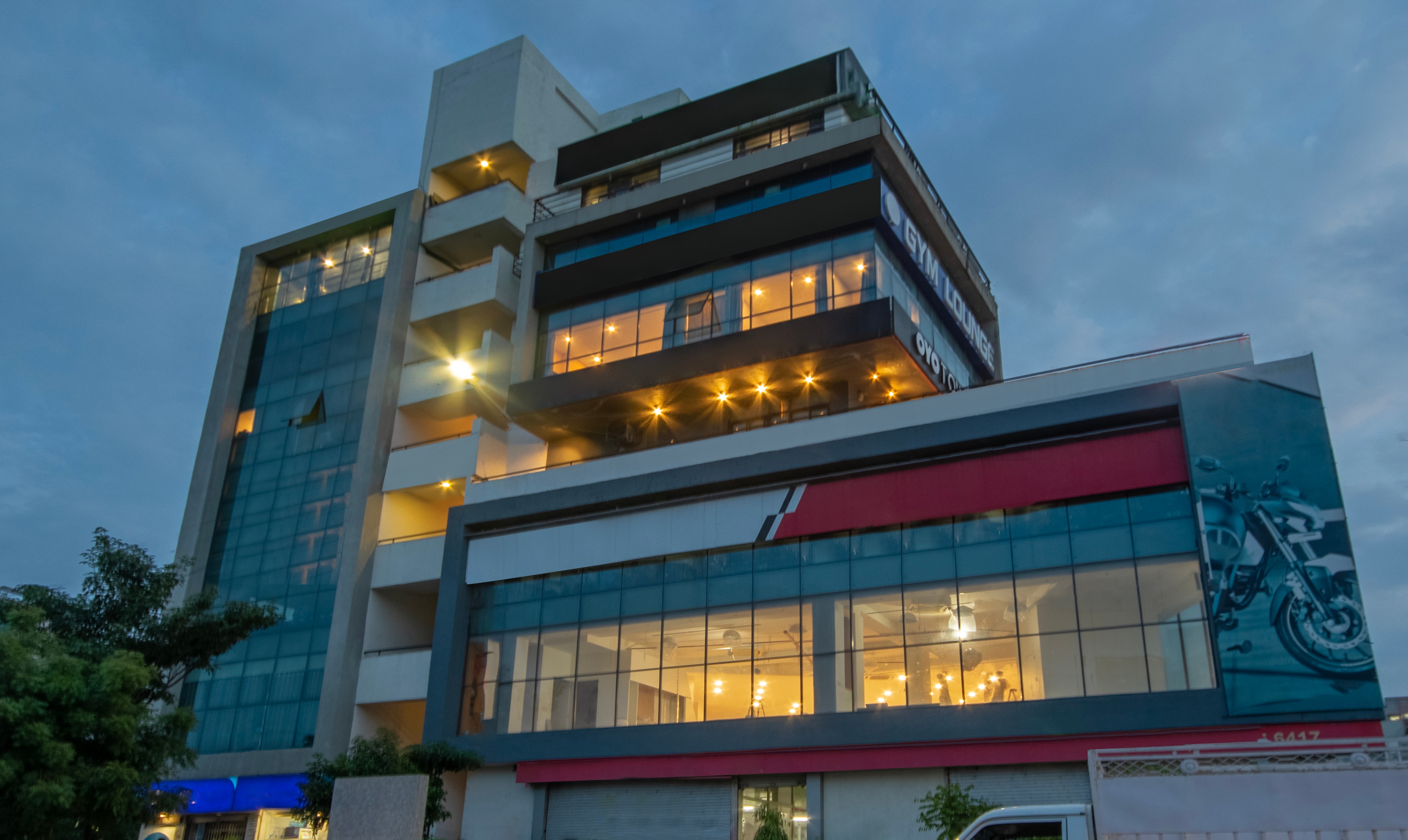 Treebo The Square 𝗕𝗢𝗢𝗞 Ahmedabad Hotel