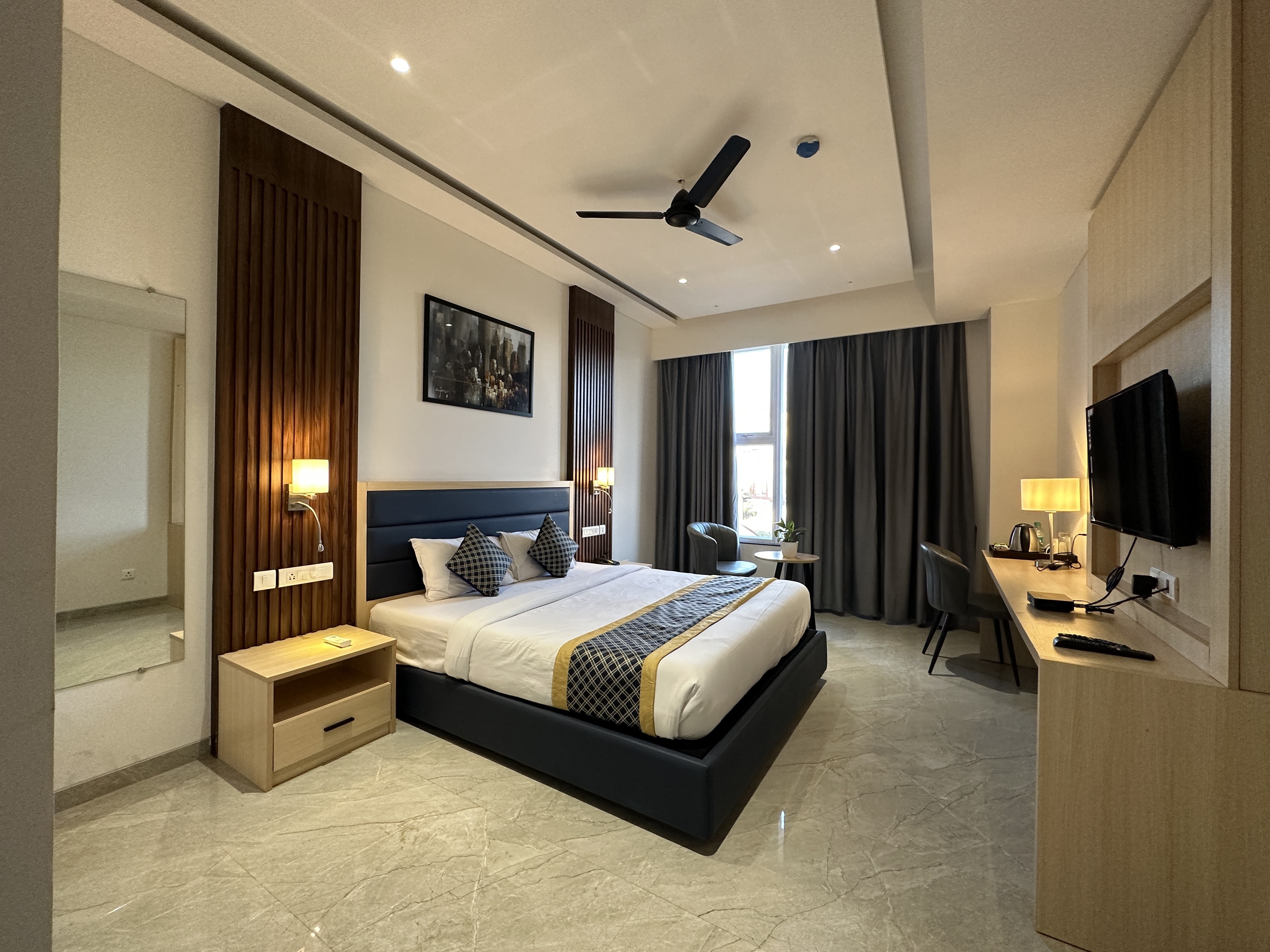 Marigold Suites 𝗕𝗢𝗢𝗞 Pune Hotel