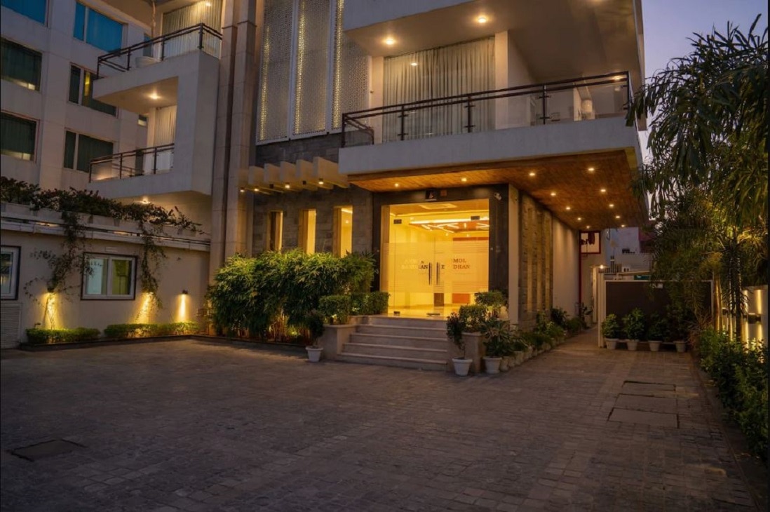 Anmol Bandhan 𝗕𝗢𝗢𝗞 Jaipur Hotel